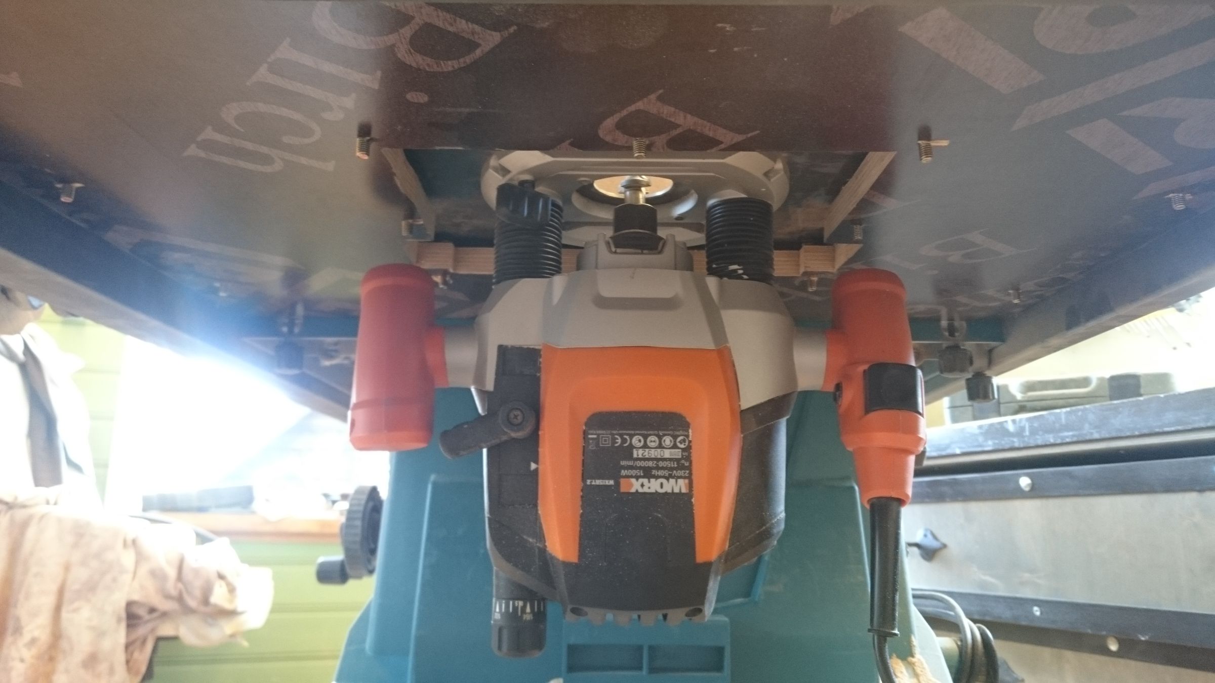 Simple Pop Out Router Table : 3 Steps (with Pictures) - Instructables