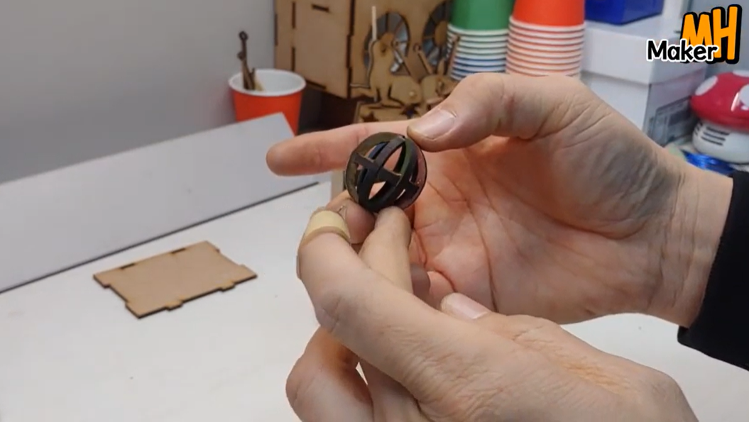 A Seal That Rolls a Ball. AUTOMATA. Laser Cutter. : 6 Steps - Instructables