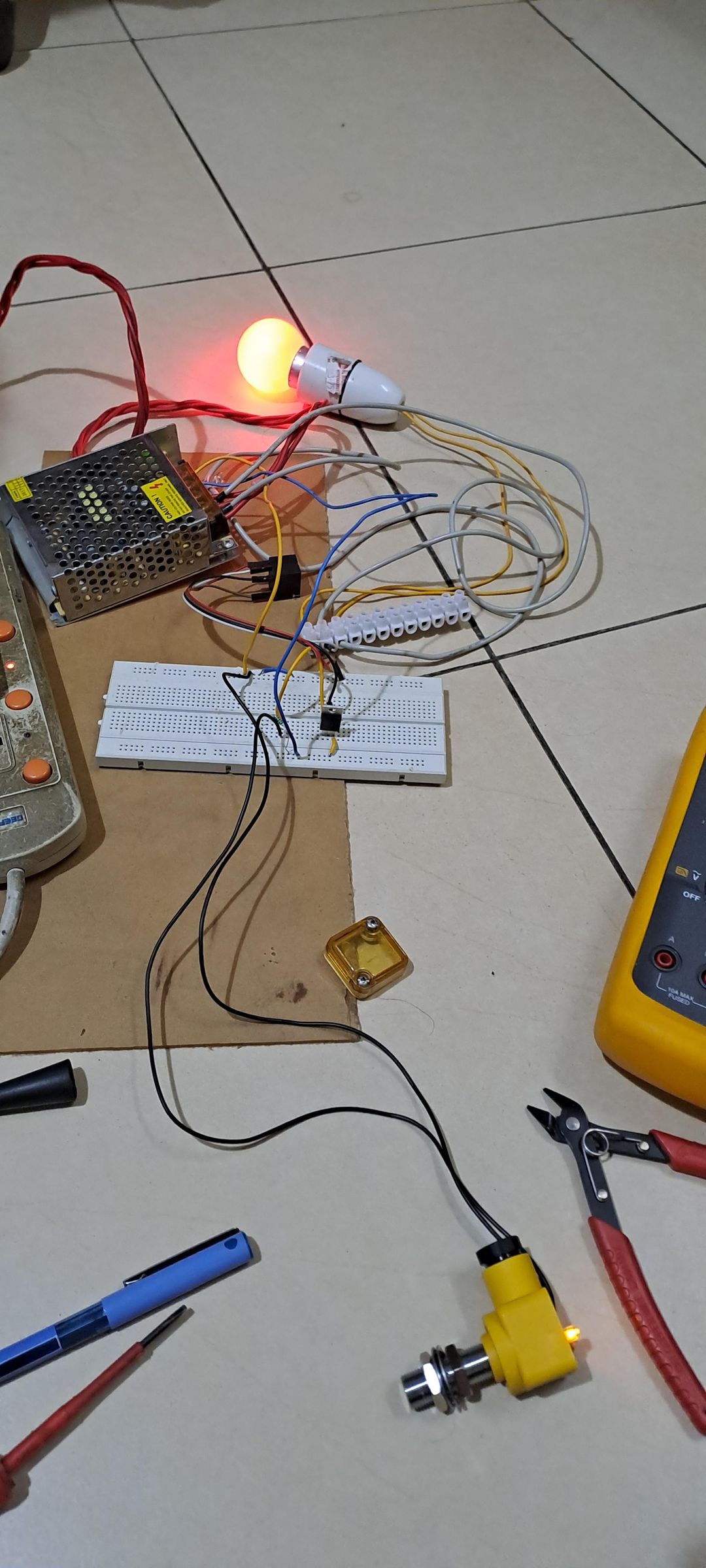 Simple Circuit With One Mosfet to Control Lamp Using Proximity Switch ...