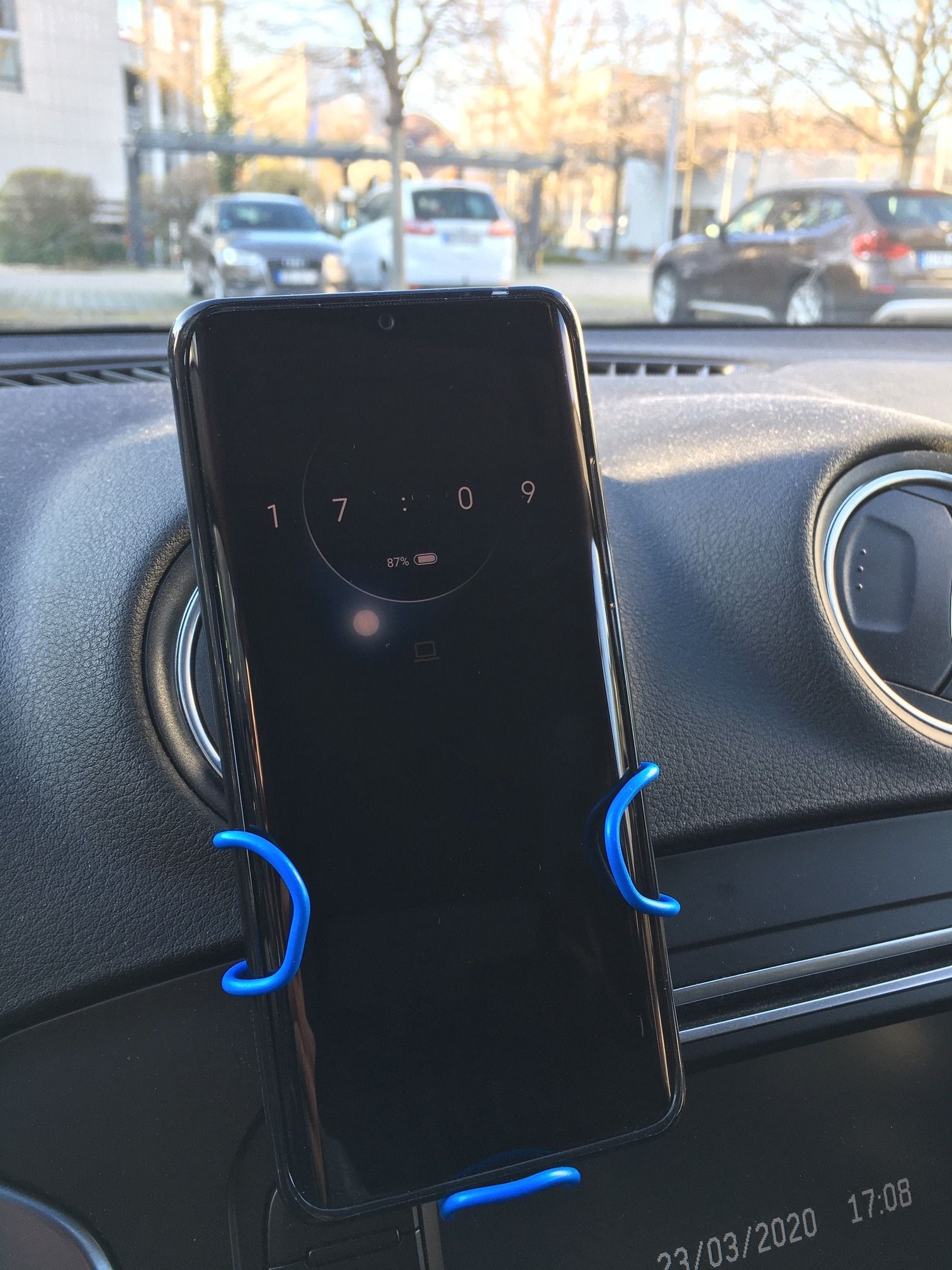 Simple DIY Car Phone Holder : 4 Steps - Instructables