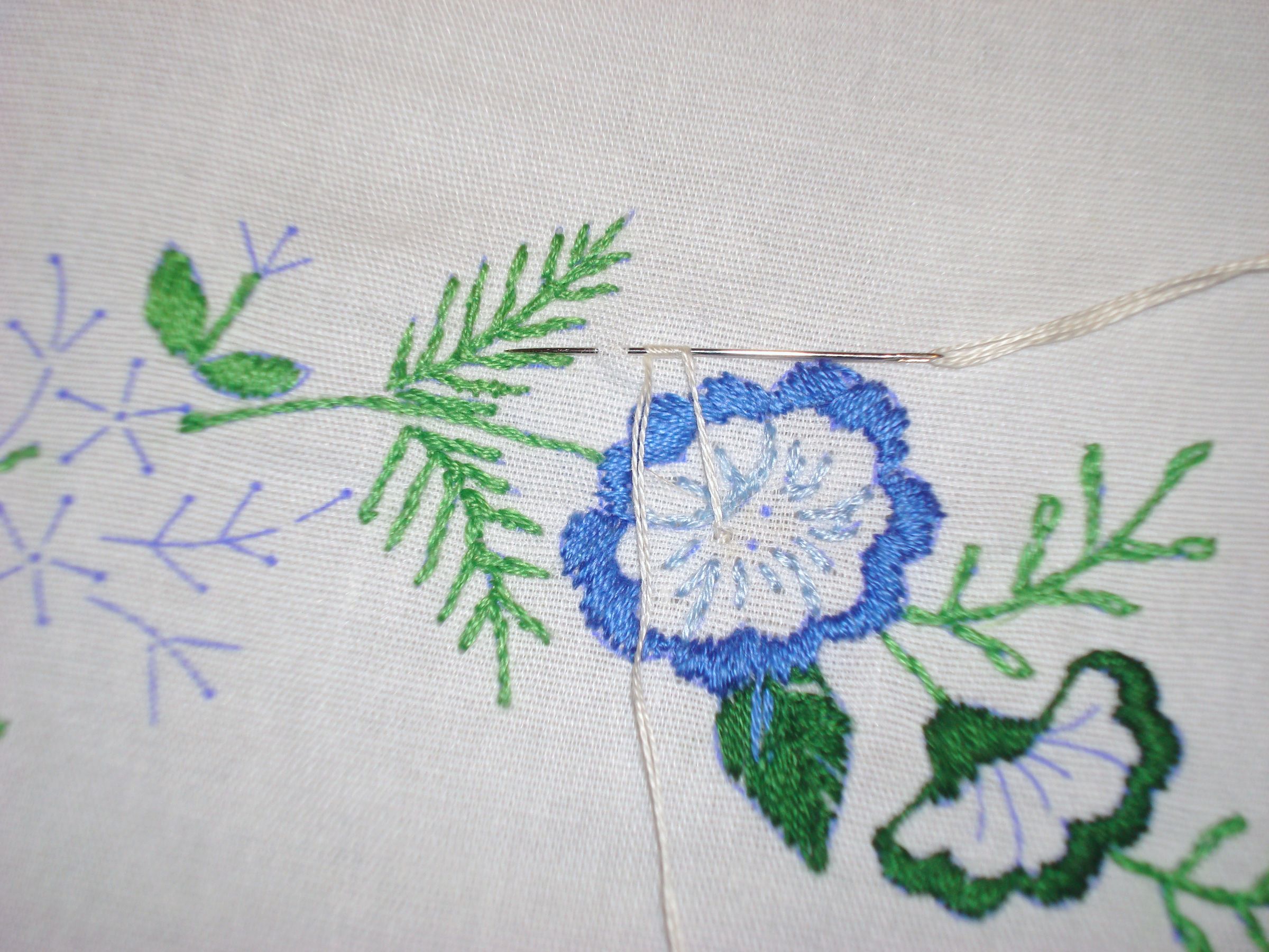 Embroidered Pillowcases : 8 Steps (with Pictures) - Instructables