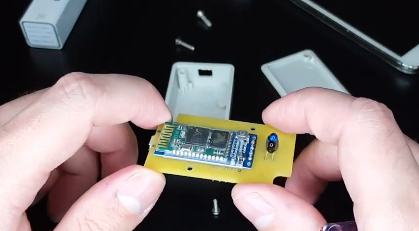 AT Command Mode of HC-05 and HC-06 Bluetooth Module : 5 Steps ...
