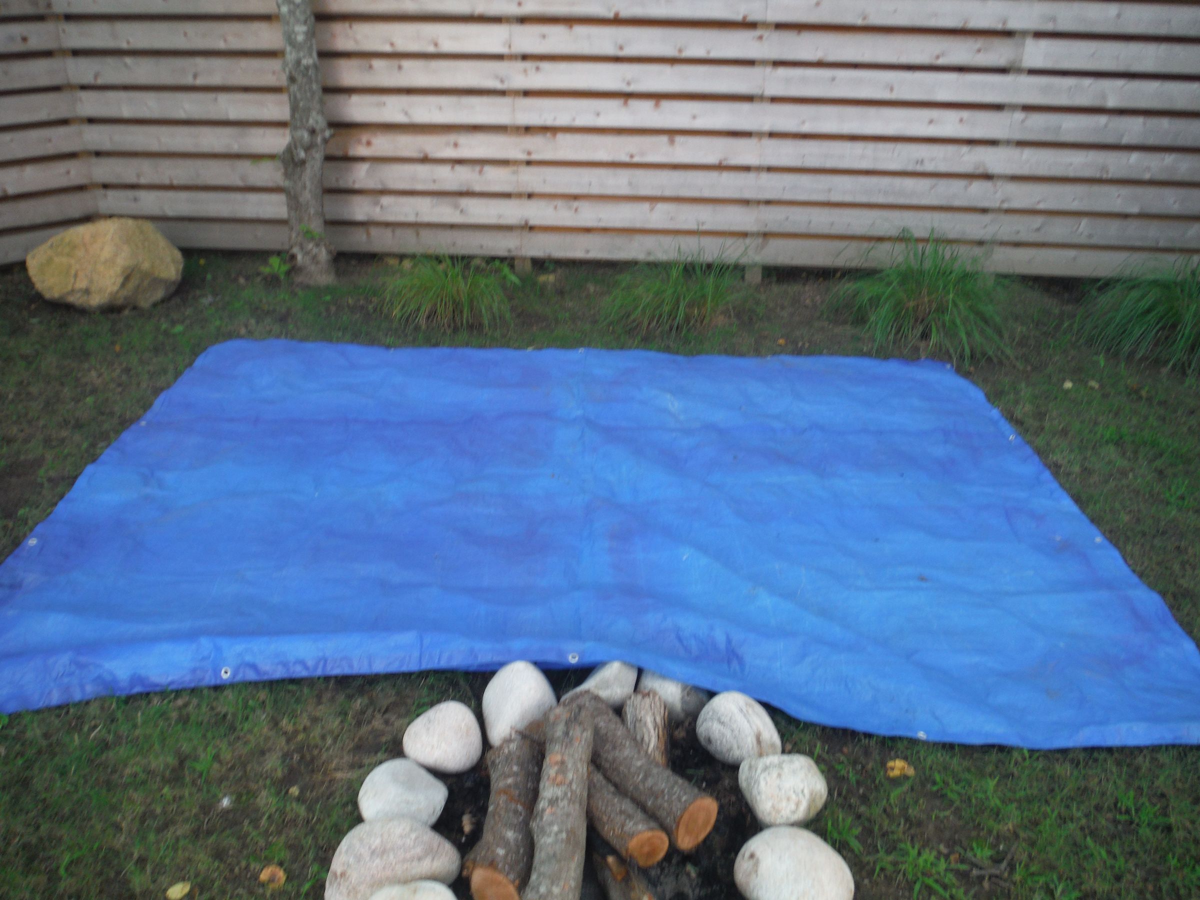 Trekking Pole Blue Tarp Tent : 5 Steps (with Pictures) - Instructables