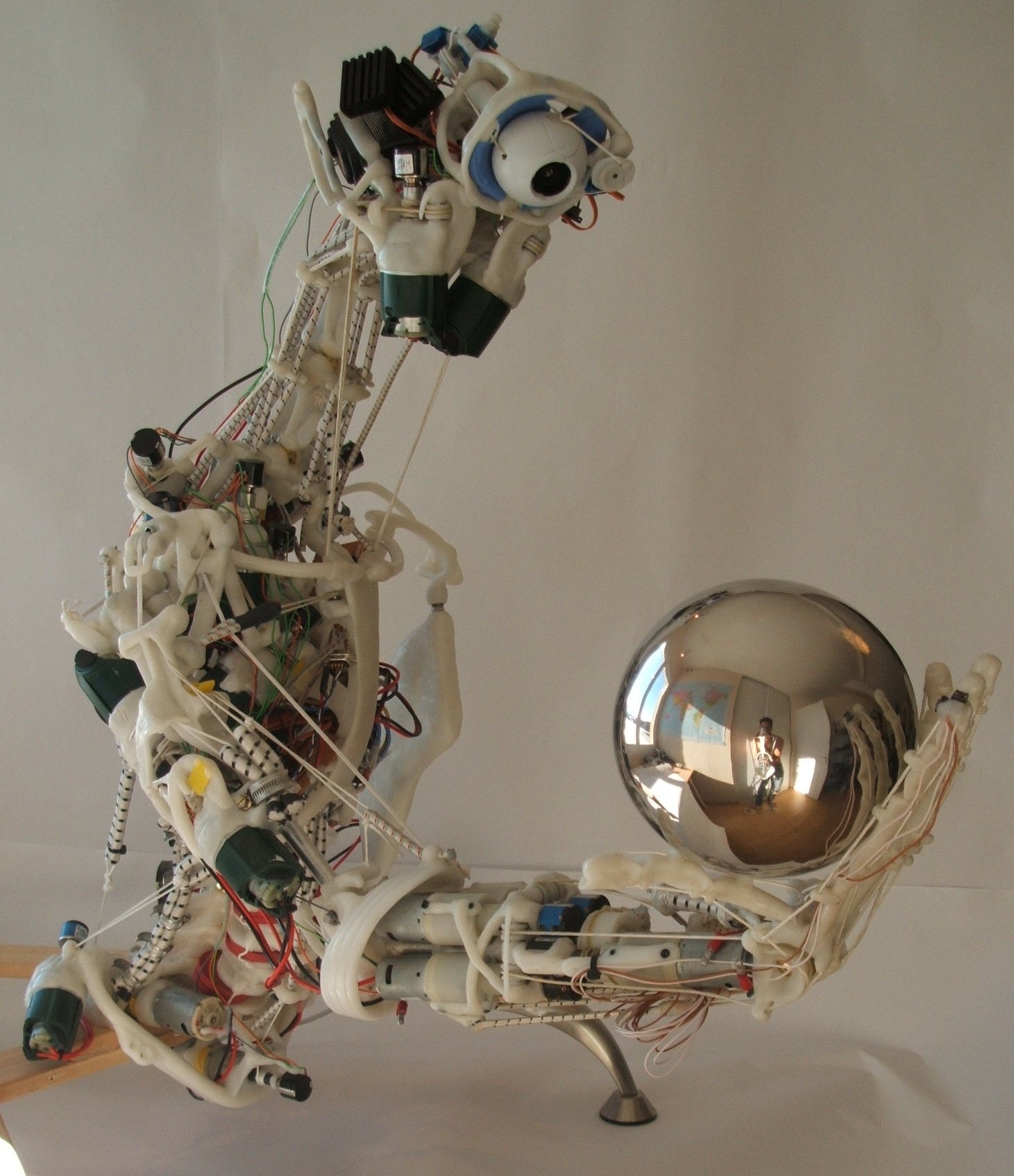 Hand Built Humanoid Robots, Part1: Introduction - Instructables