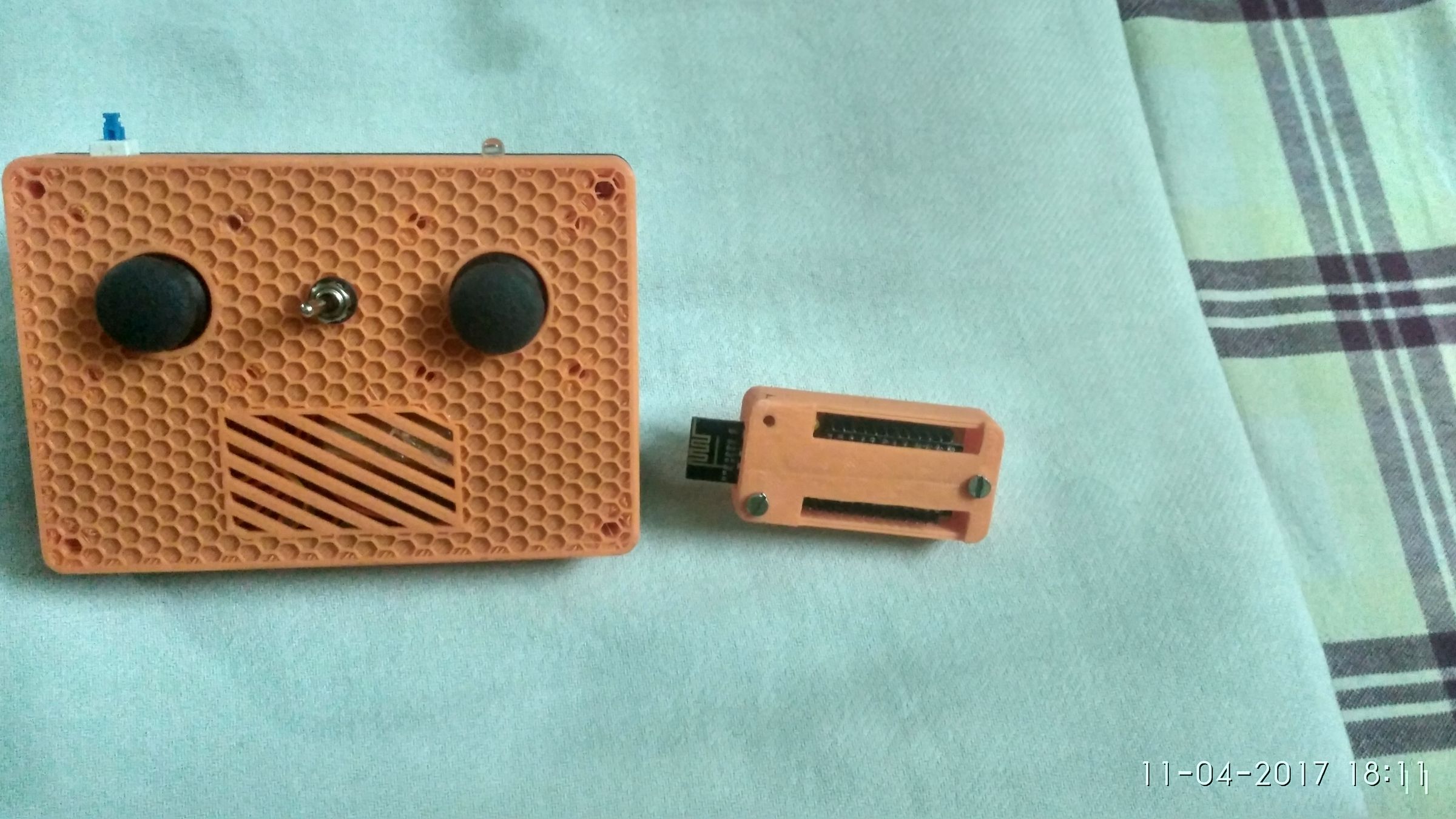 ARDUINO AND NRF24L01+ BASED RF TRANSMITTER AND RECEIVER : 11 Steps ...