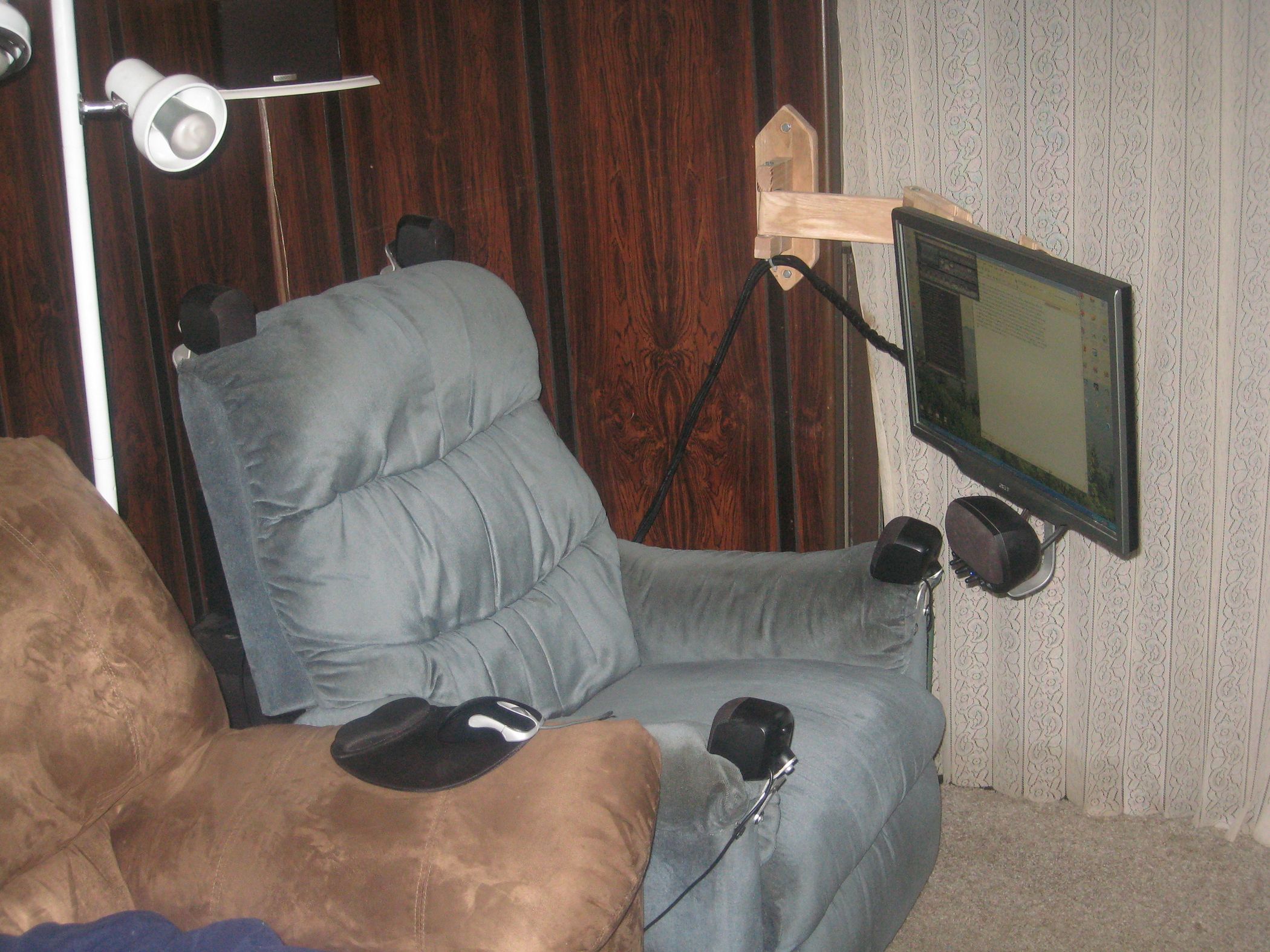 Recliner Computer Chair : 5 Steps - Instructables