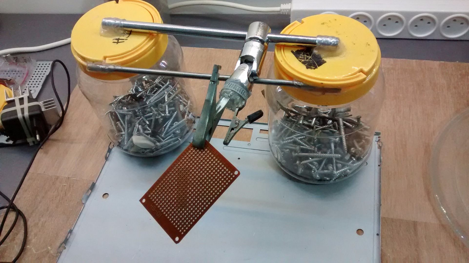 2X DIY PCB Helping Hands for Soldering! - Instructables