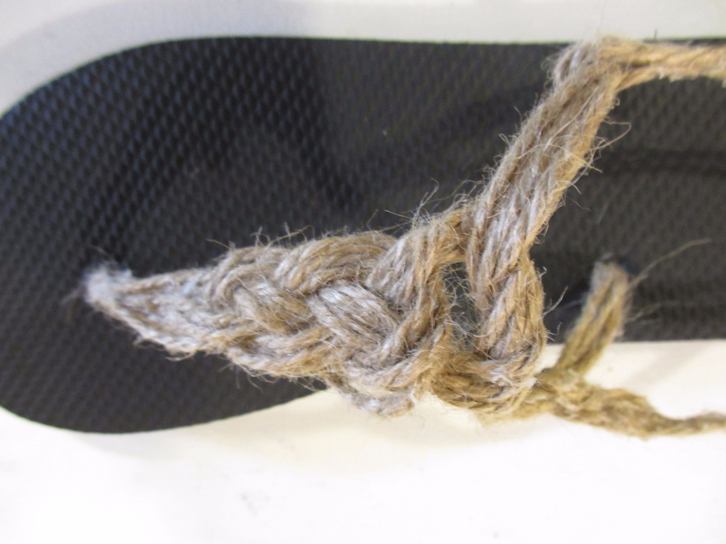 Refashioned Knot Flip Flops : 8 Steps - Instructables