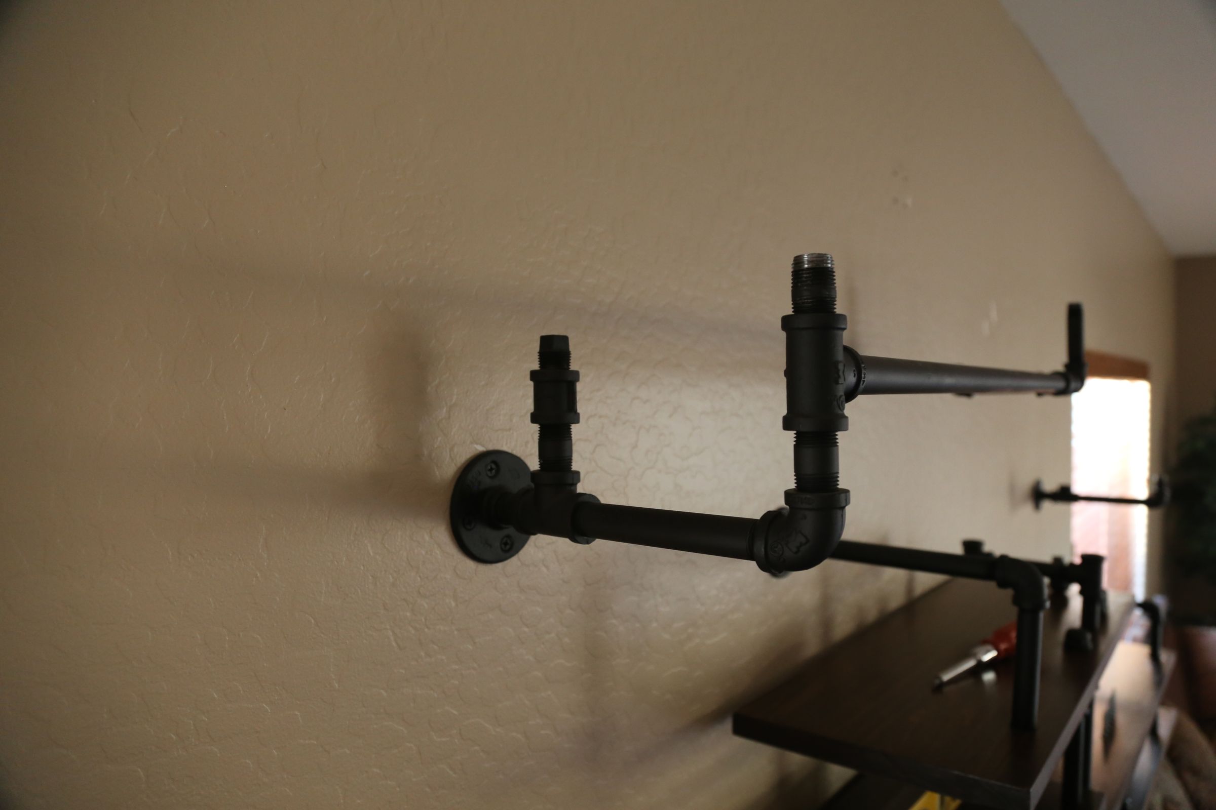 Industrial Pipe Shelving Built-In : 7 Steps (with Pictures) - Instructables