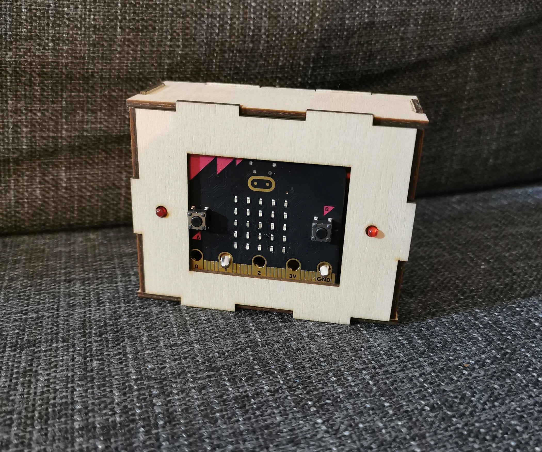 Micro:bit Kasviboxi : 5 Steps - Instructables