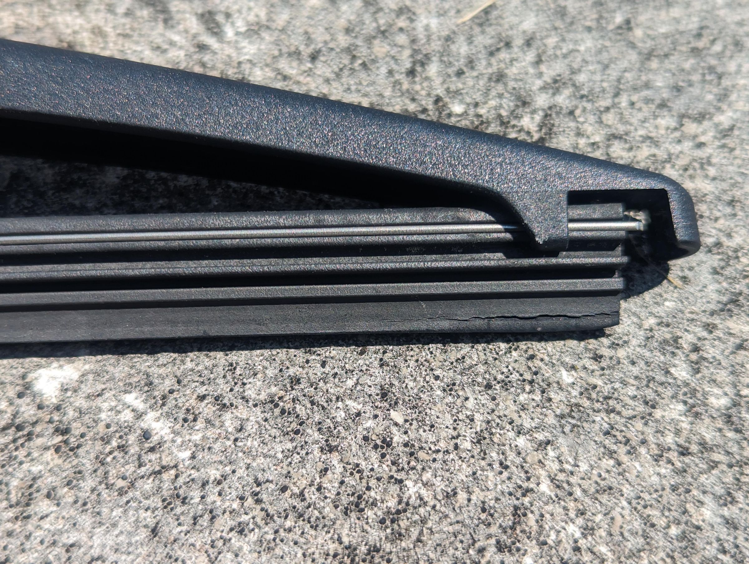 Free Rear Windshield Wiper Replacement : 6 Steps - Instructables