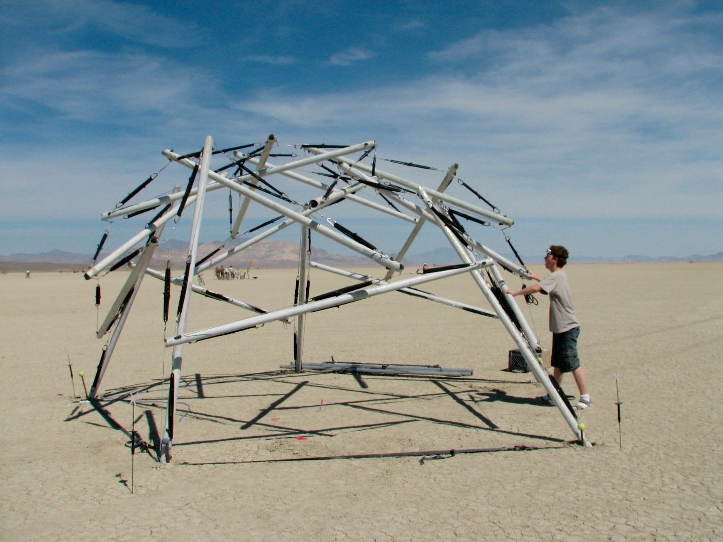 Tensegrity Goes Big for Burning Man : 47 Steps (with Pictures ...