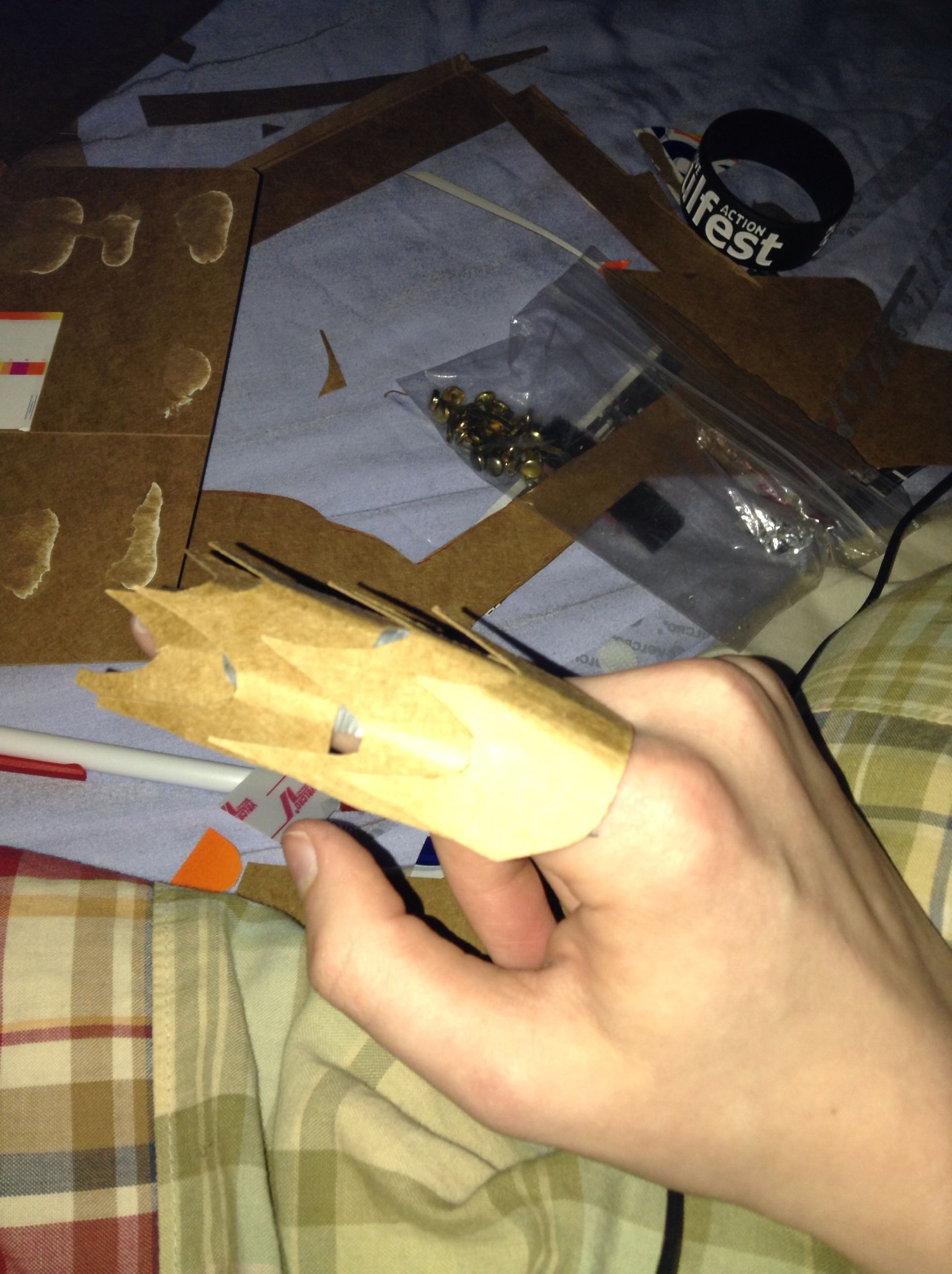 Awesome Nazgul Gauntlet : 7 Steps - Instructables