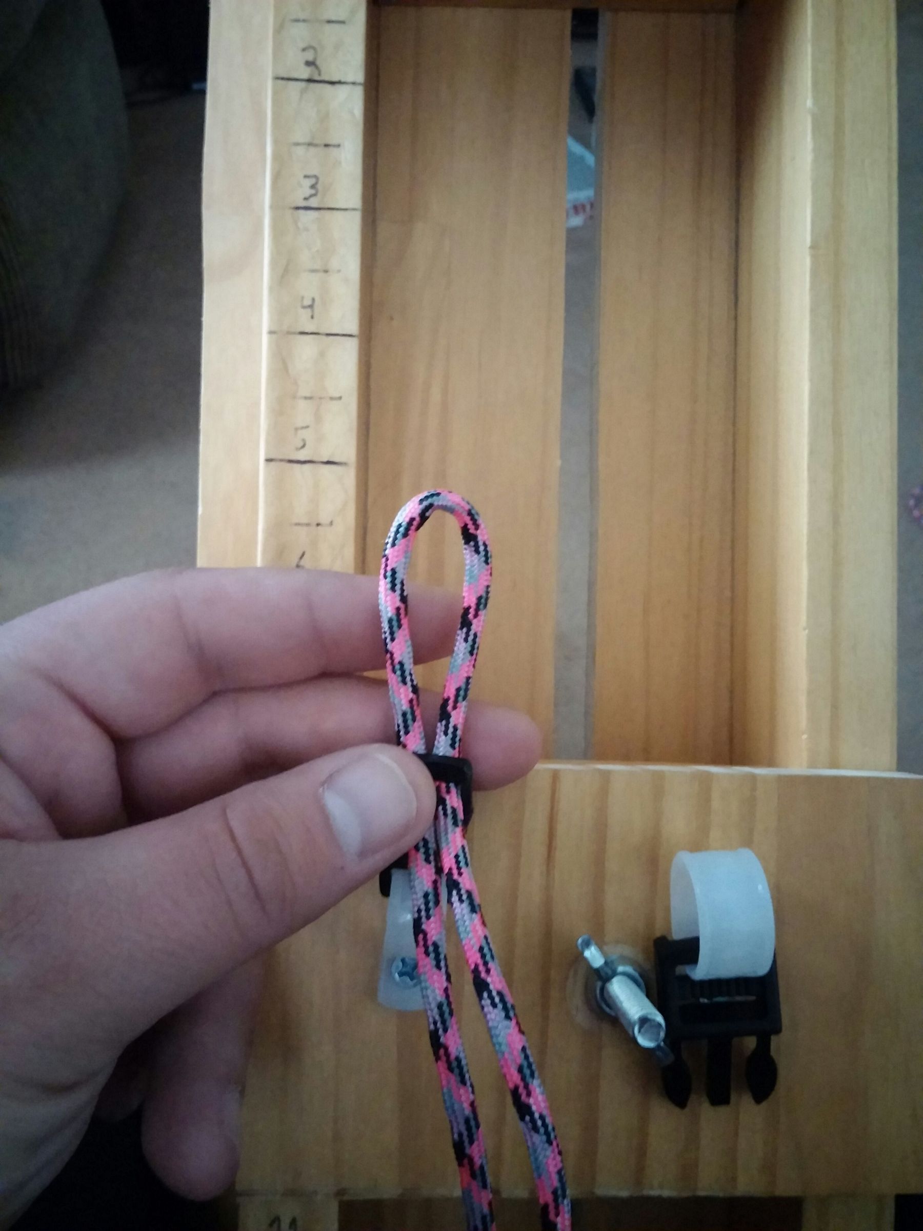 Fish Tail Paracord Bracelet : 10 Steps - Instructables
