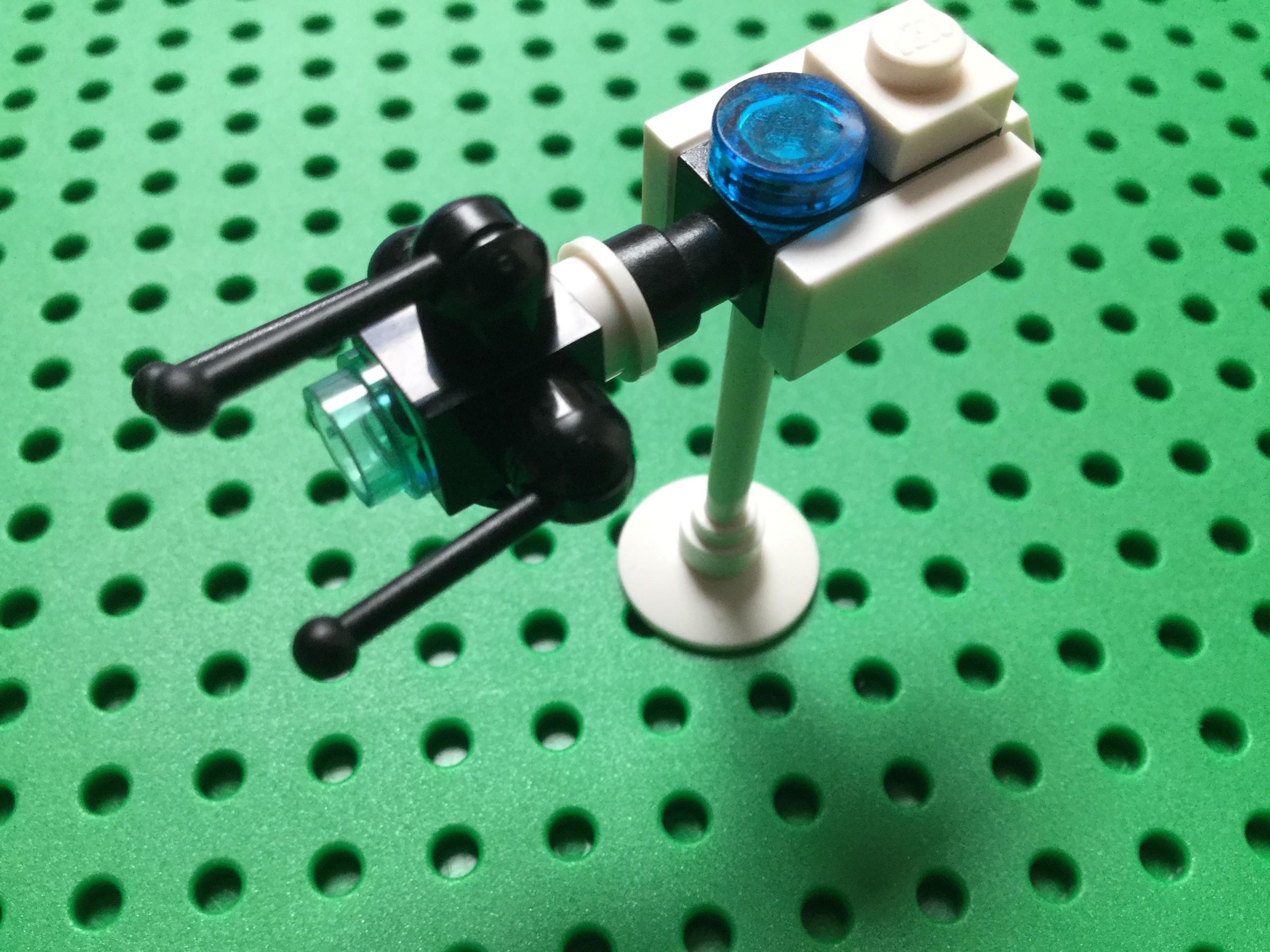 Lego Portal Gun, Chell Figure and Companion Cube : 4 Steps - Instructables