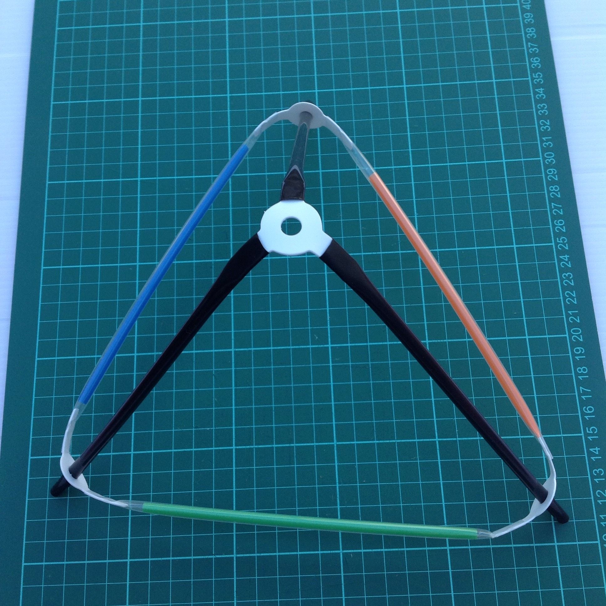 Strawbees Spinning Crazy Scientist Hat : 11 Steps - Instructables