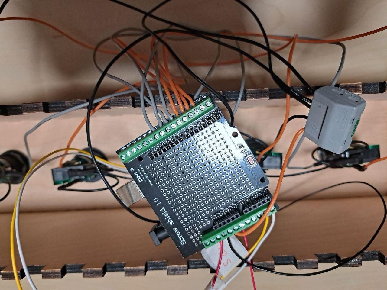 Light Chaser Game : 3 Steps - Instructables