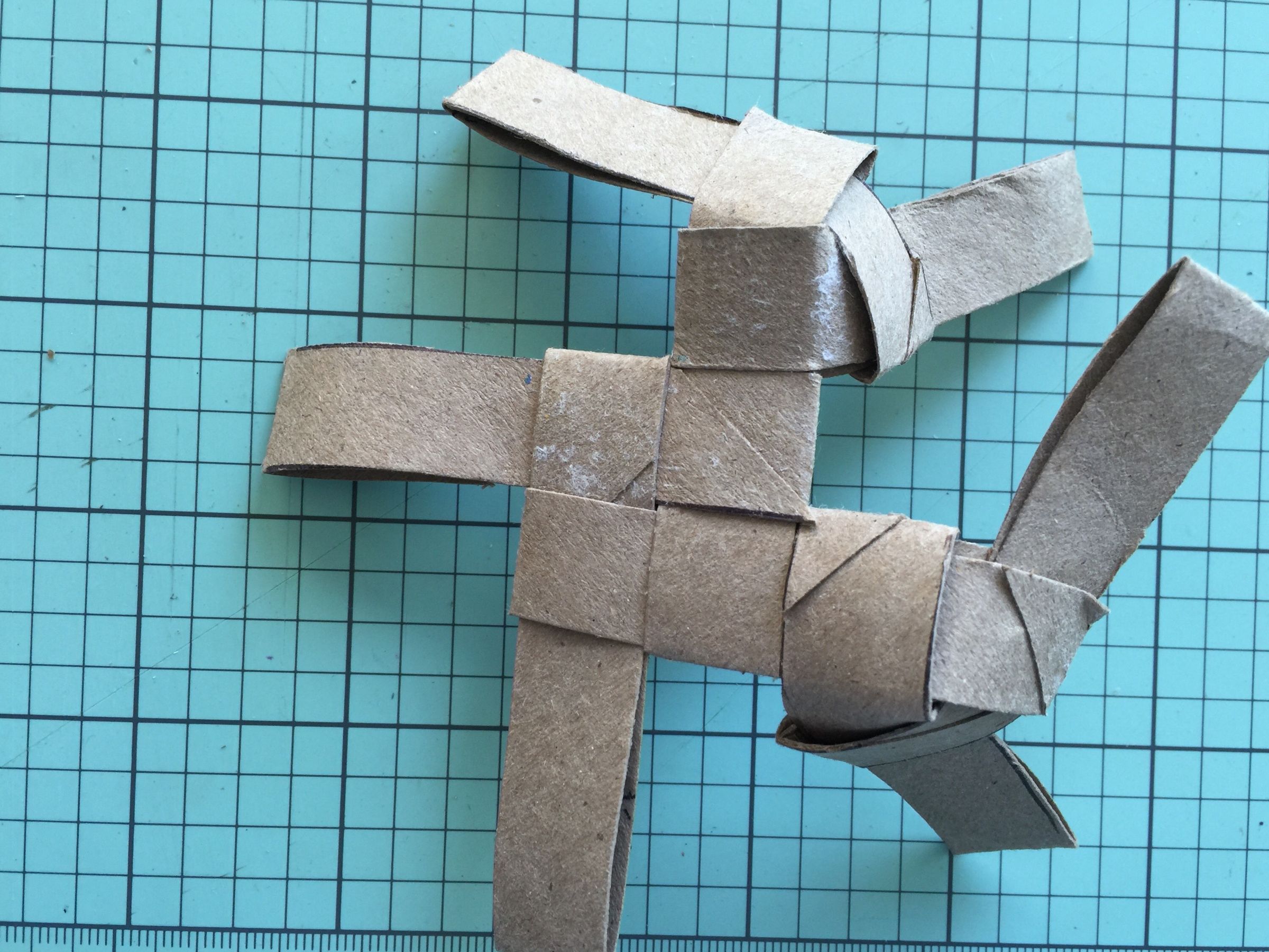 How to Weave Toilet Paper Rolls : 5 Steps (with Pictures) - Instructables