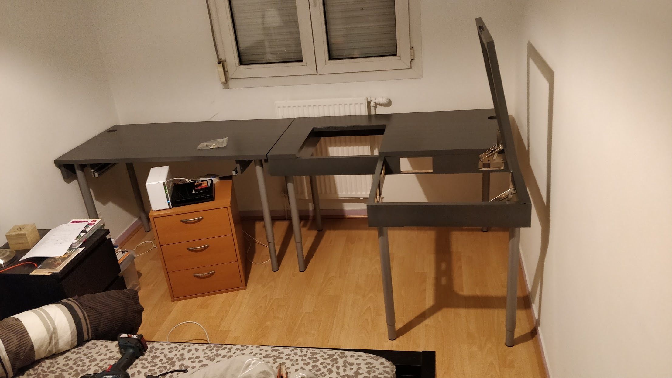 Desk With Built-in Computer and Laptop Height Stand : 10 Steps (with ...