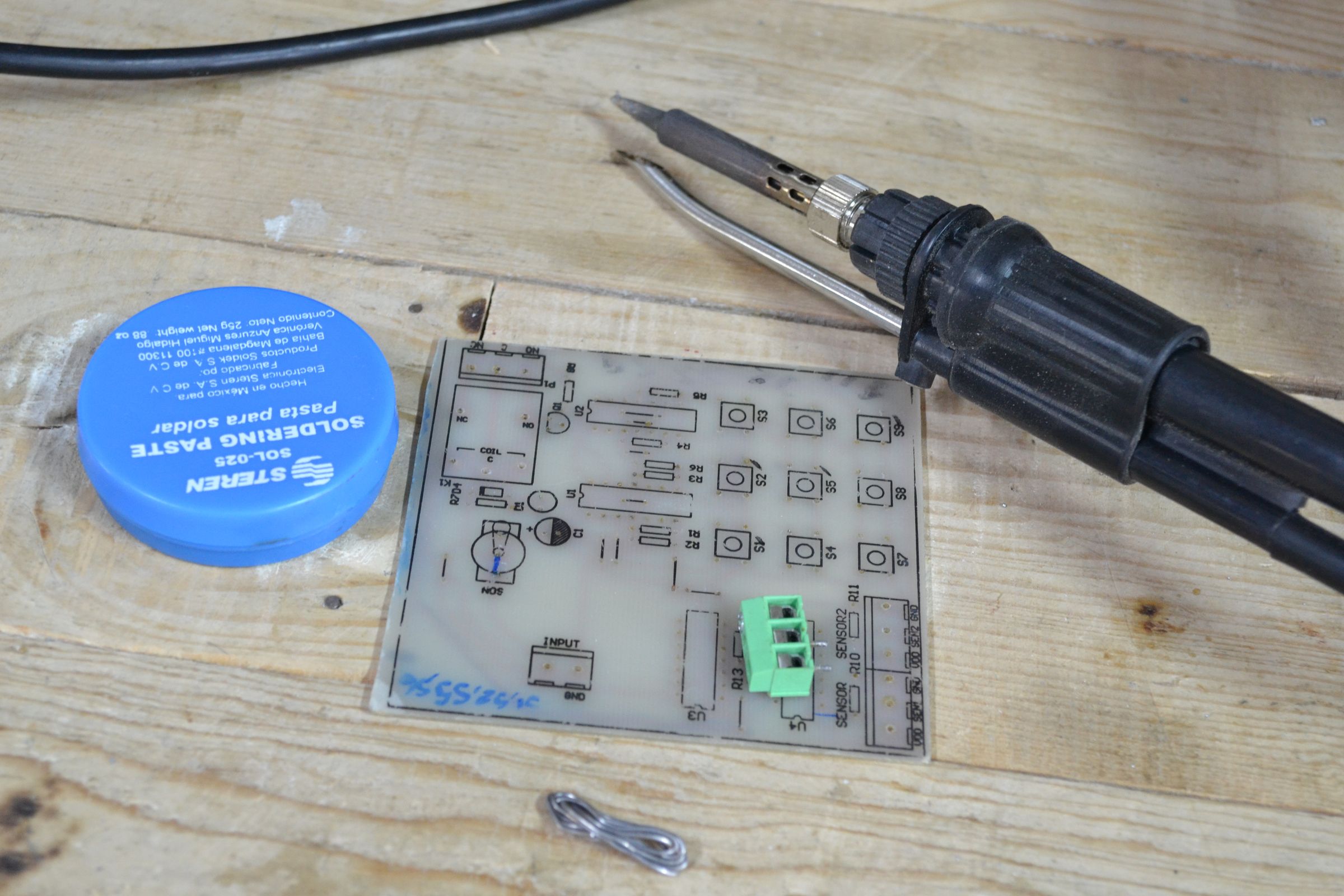 How to Solder Easily : 4 Steps - Instructables