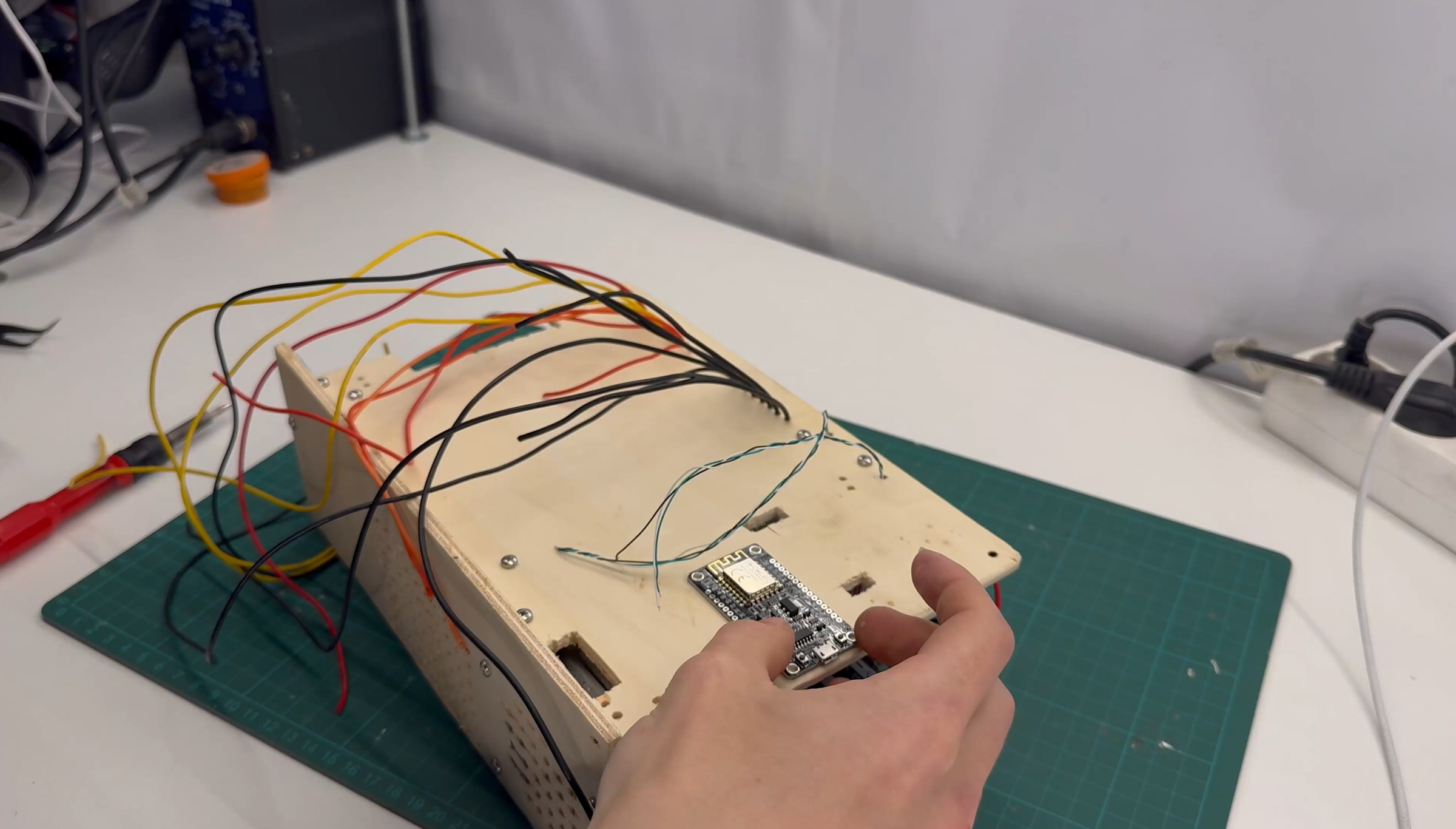 Ultimate DIY Laboratory PSU From a Gaming PC PSU : 14 Steps (with ...