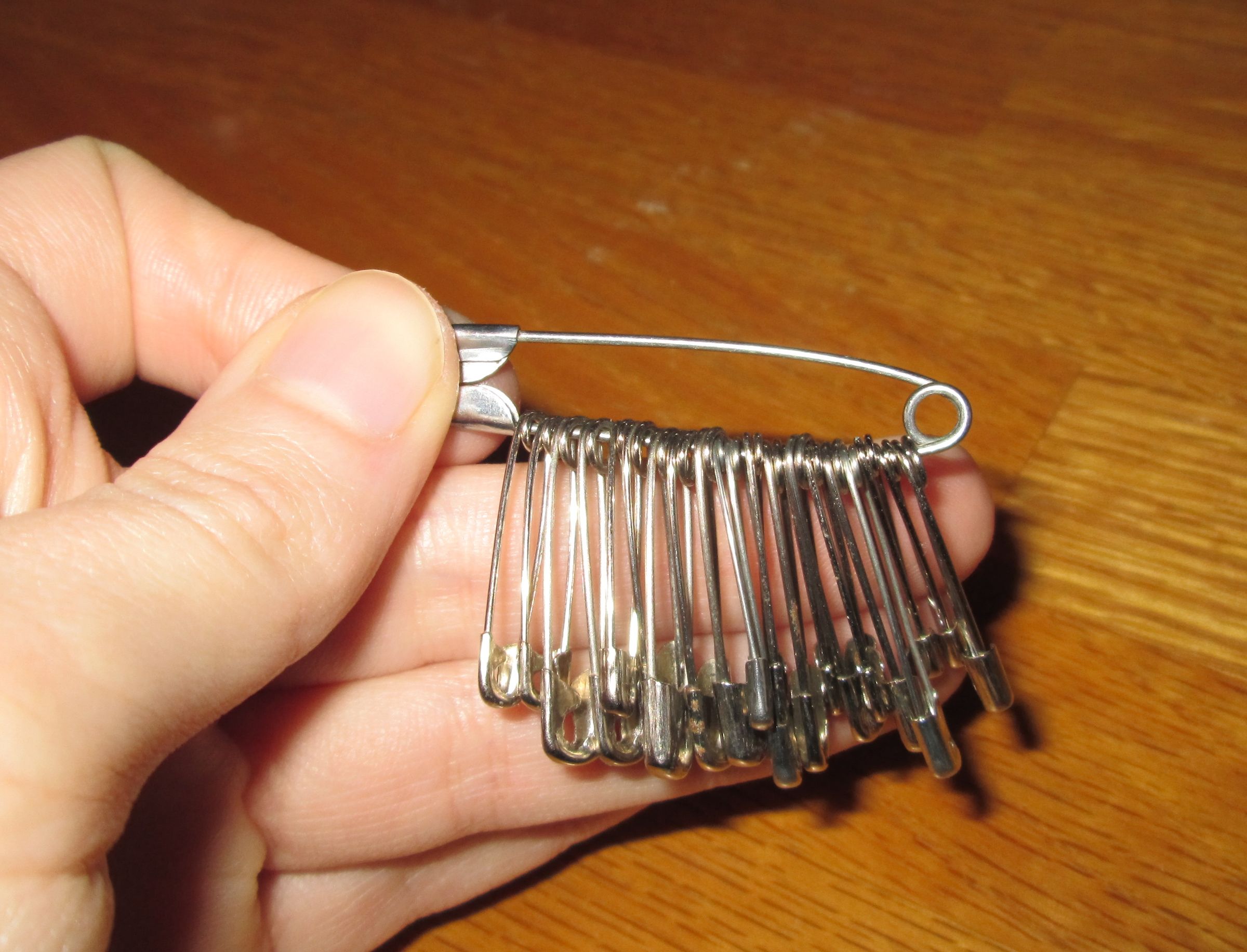 Super Easy Way to Organize Safety Pins!! - Instructables