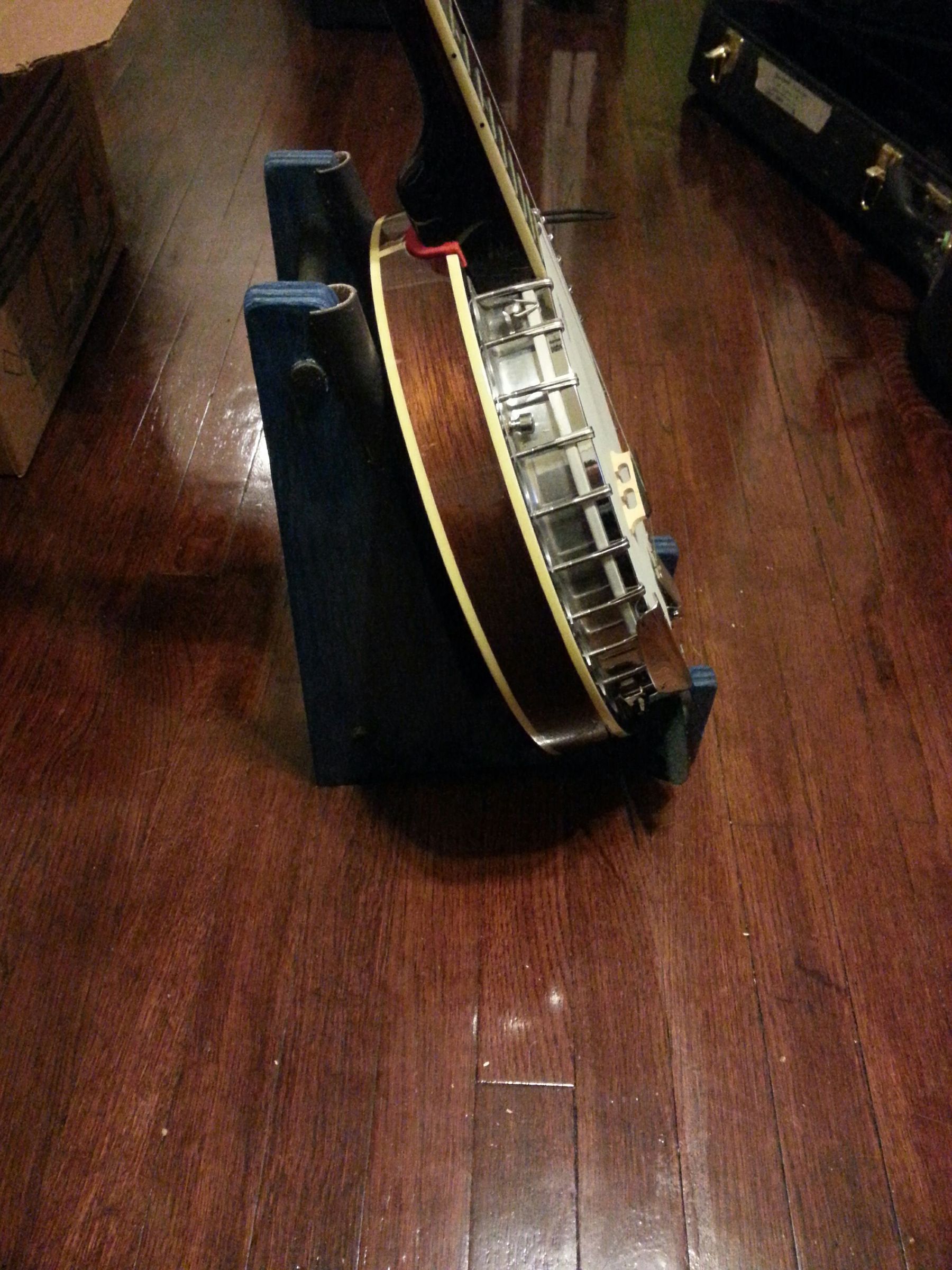 Bluesy Banjo Stand : 7 Steps - Instructables