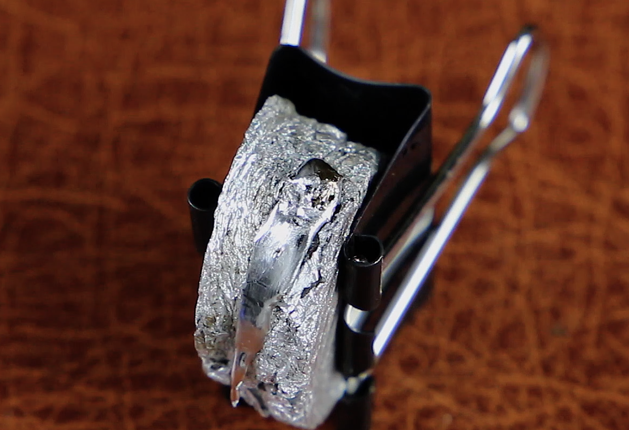 Creating a Molds From Aluminum Foil for Casting Lead or Tin : 8 Steps ...