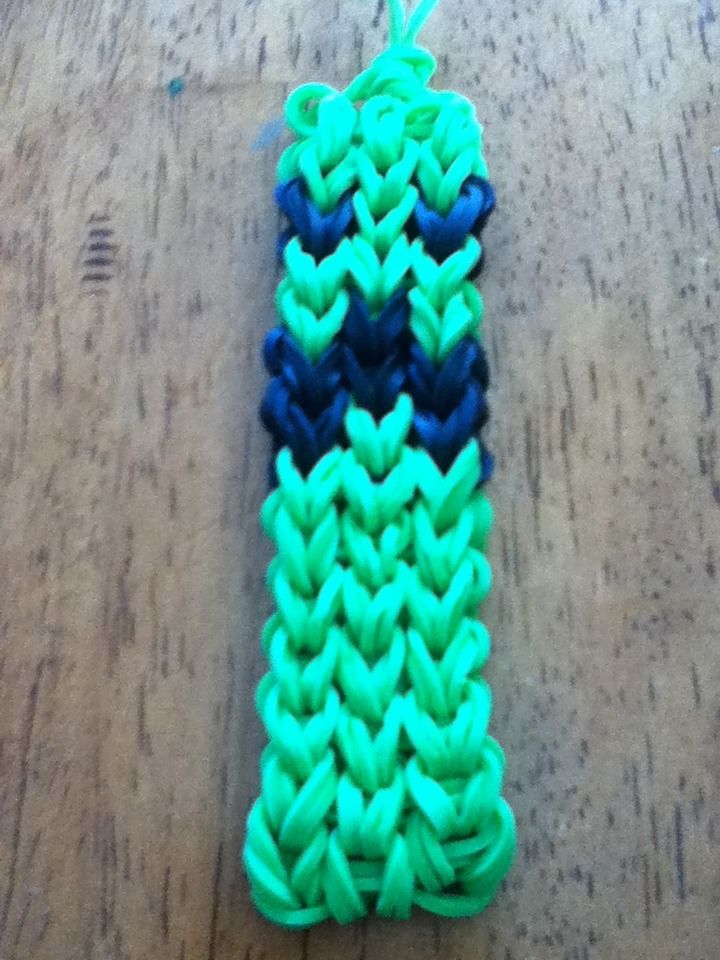 Minecraft Rainbow Loom Creeper Charm : 10 Steps - Instructables