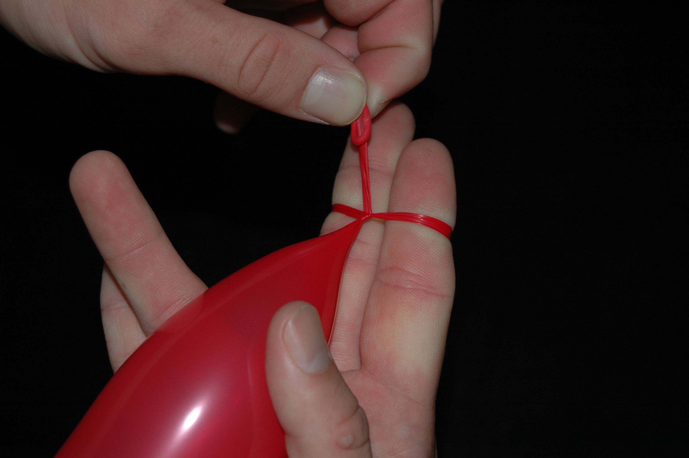 How to Balloon Twist : 19 Steps (with Pictures) - Instructables