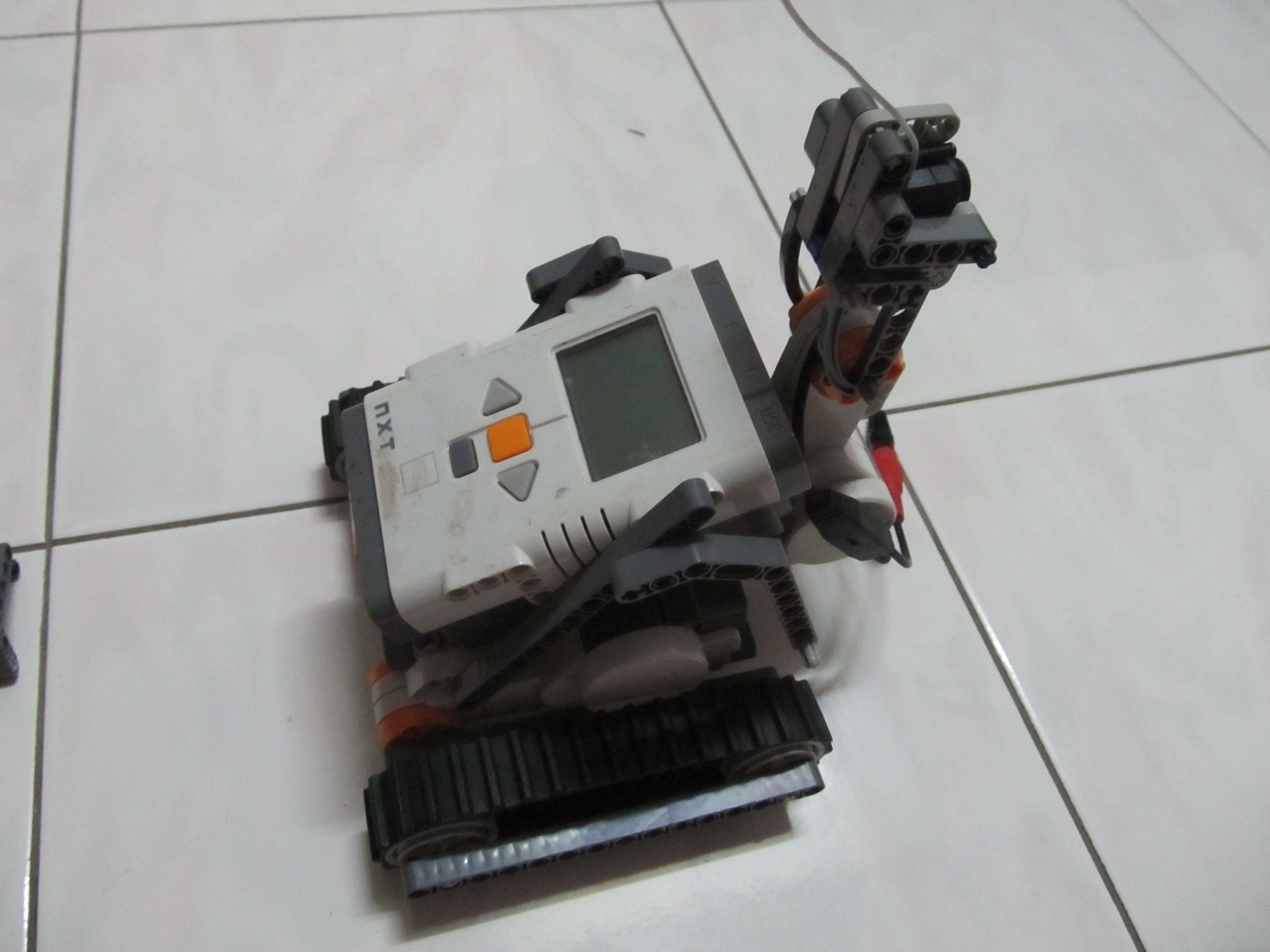 Lego Quick and Easy Spybot : 4 Steps - Instructables