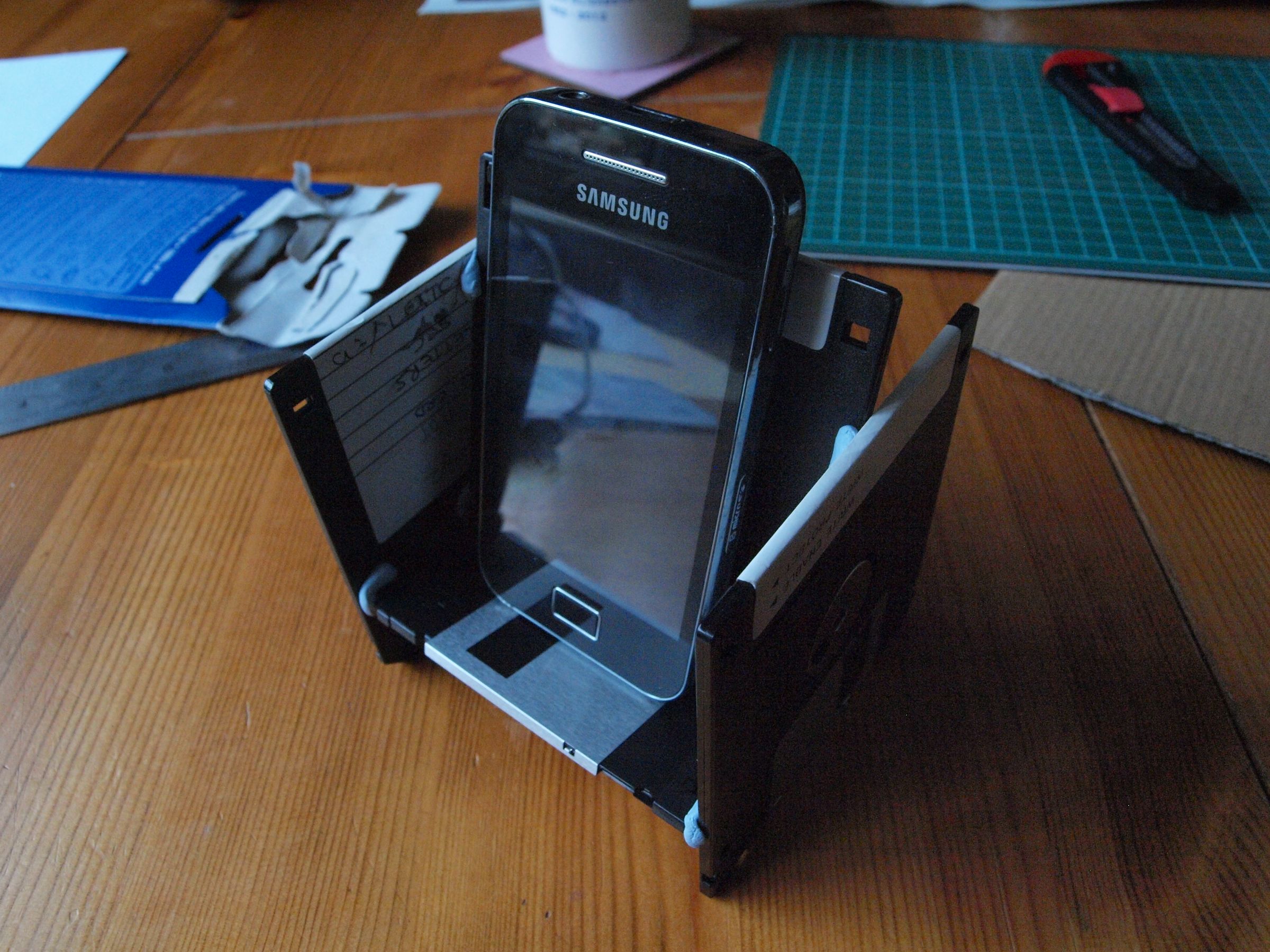 Floppy Disk Phone Dock : 6 Steps - Instructables