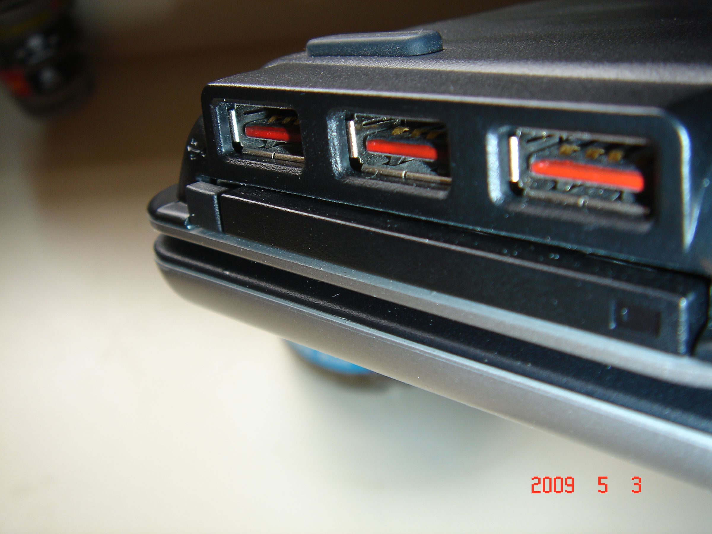 Paint Your USB Ports : 4 Steps - Instructables