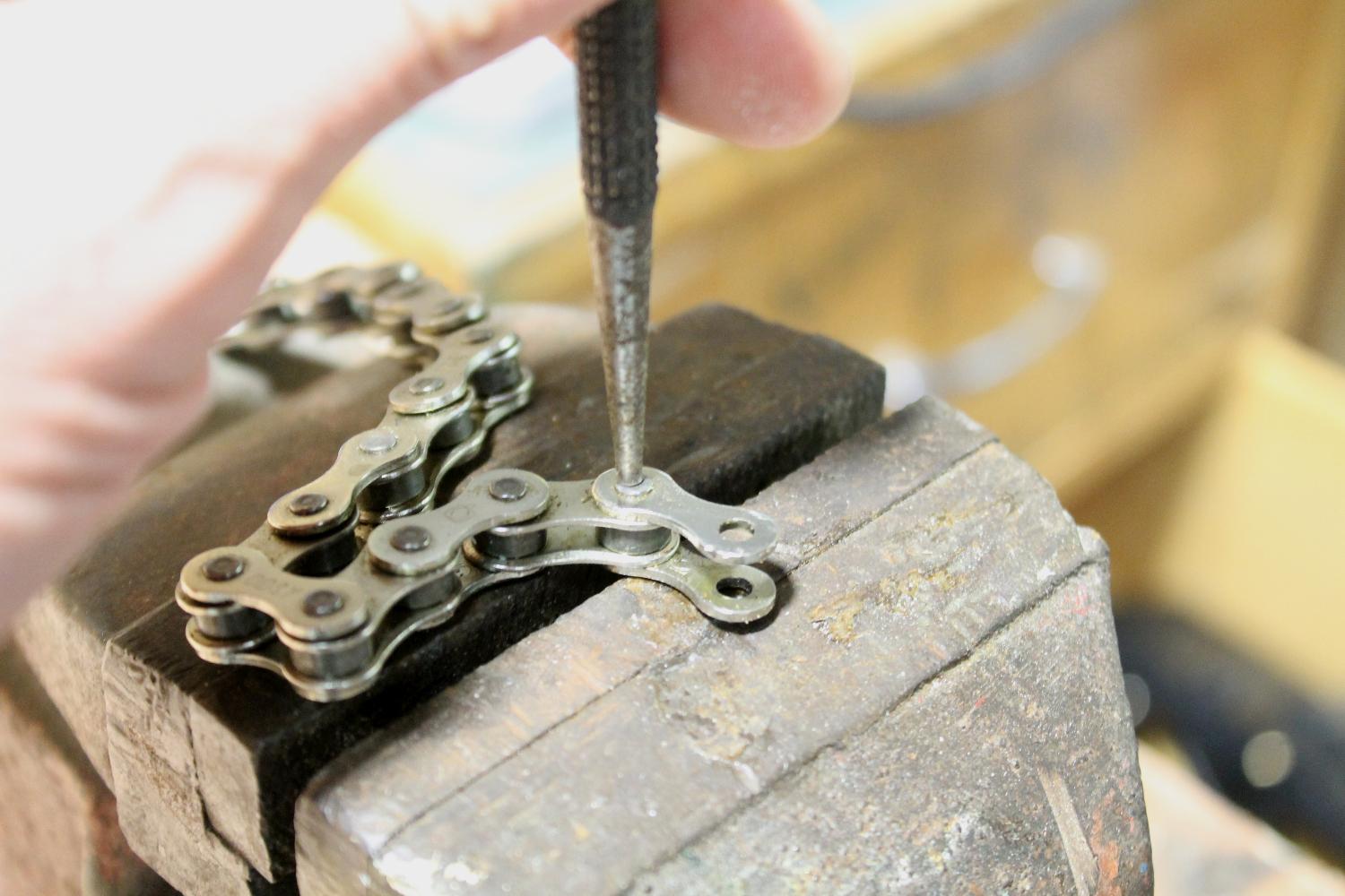 Easy Bike Chain Bracelet : 6 Steps (with Pictures) - Instructables