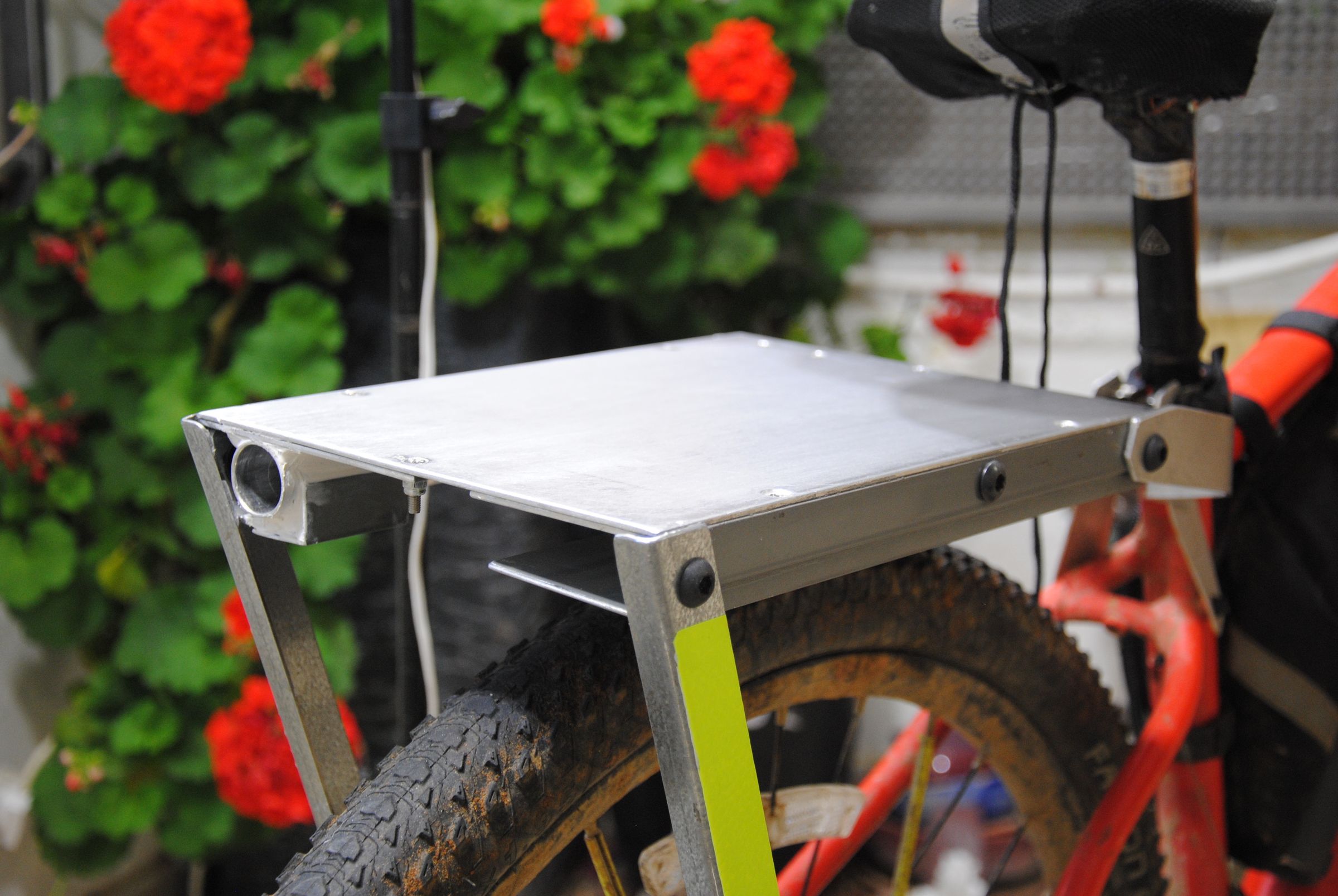 DIY Bike Rear Rack With a MAGNETIC U-lock Mount! (no Welding) : 16 ...