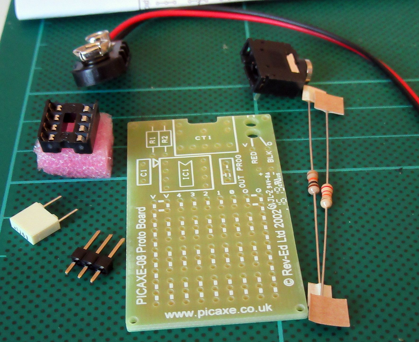 Picaxe Greenhouse Light Sensor Controller : 7 Steps (with Pictures) - Instructables