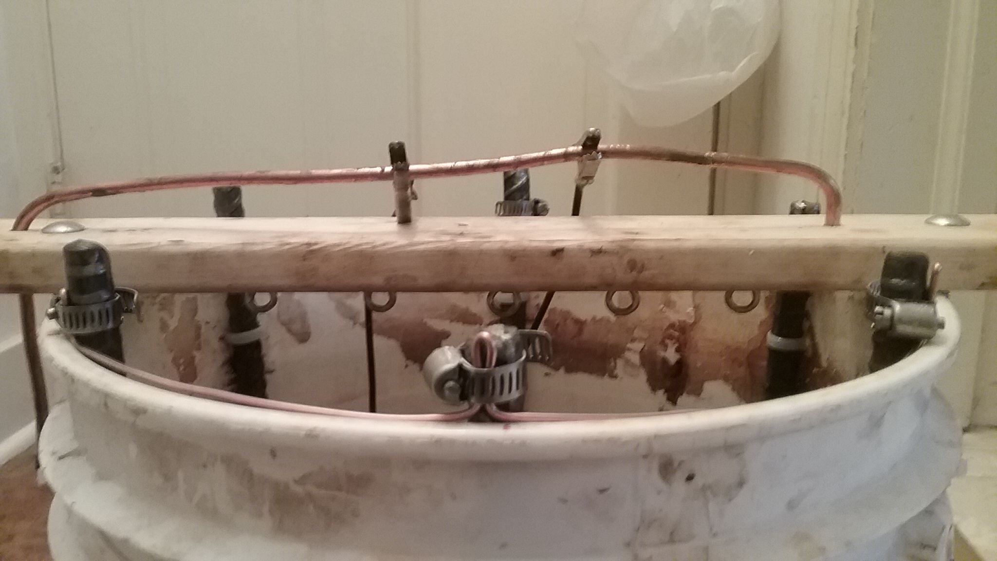 Electrolysis Bucket : 13 Steps (with Pictures) - Instructables