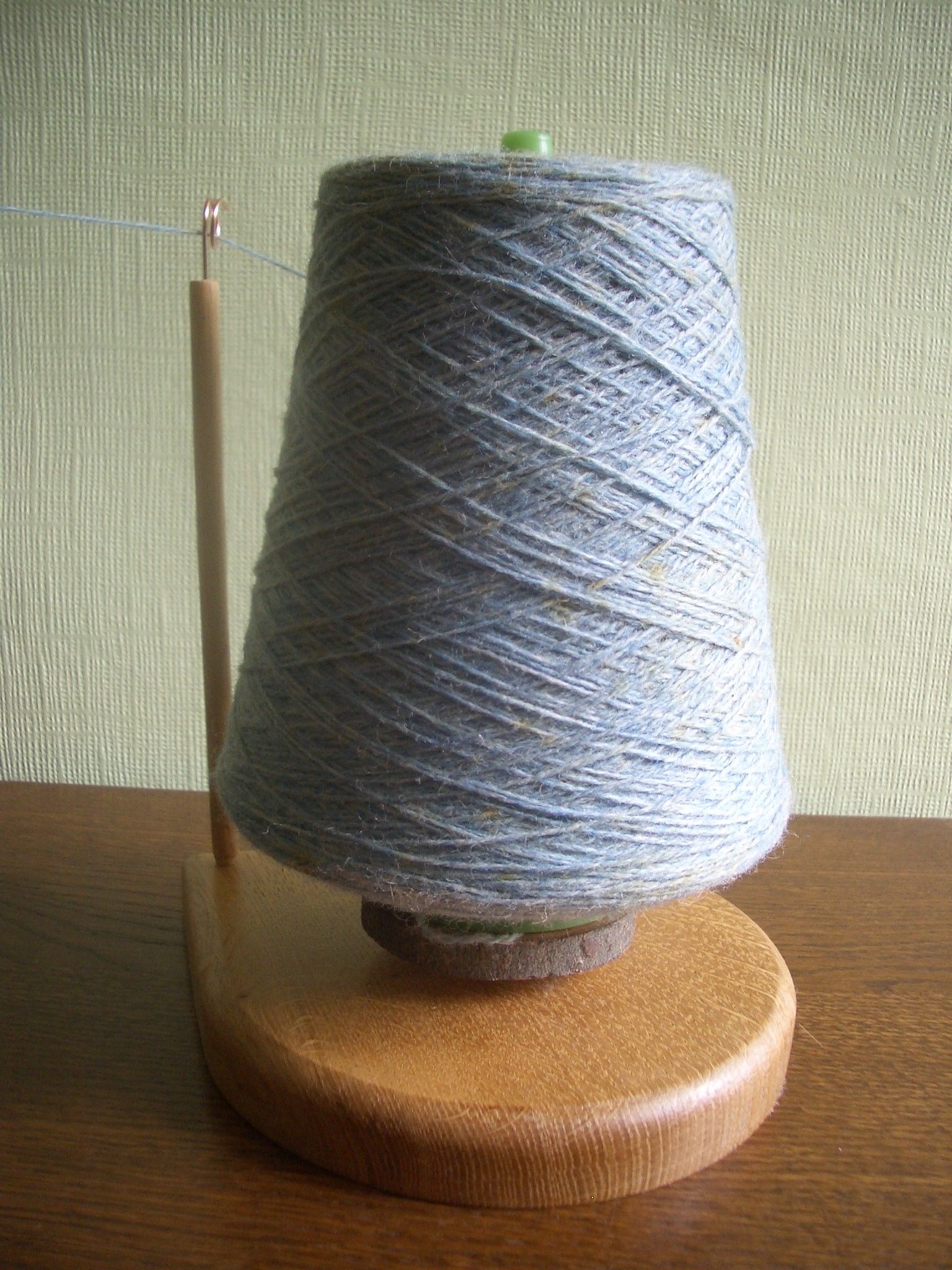 Lazy Kate Yarn Turntable : 6 Steps (with Pictures) - Instructables