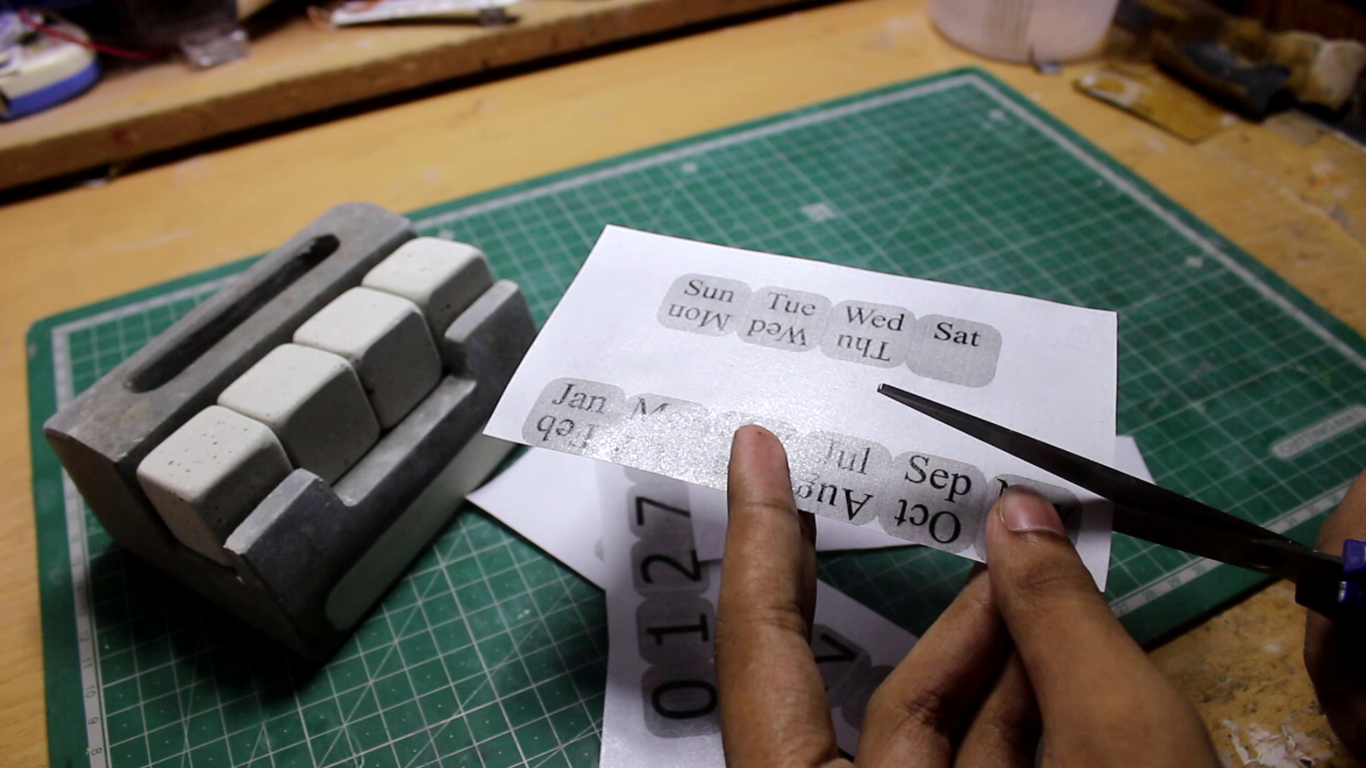 Concrete Calendar With Dedicated Phone Stand : 8 Steps (with Pictures ...