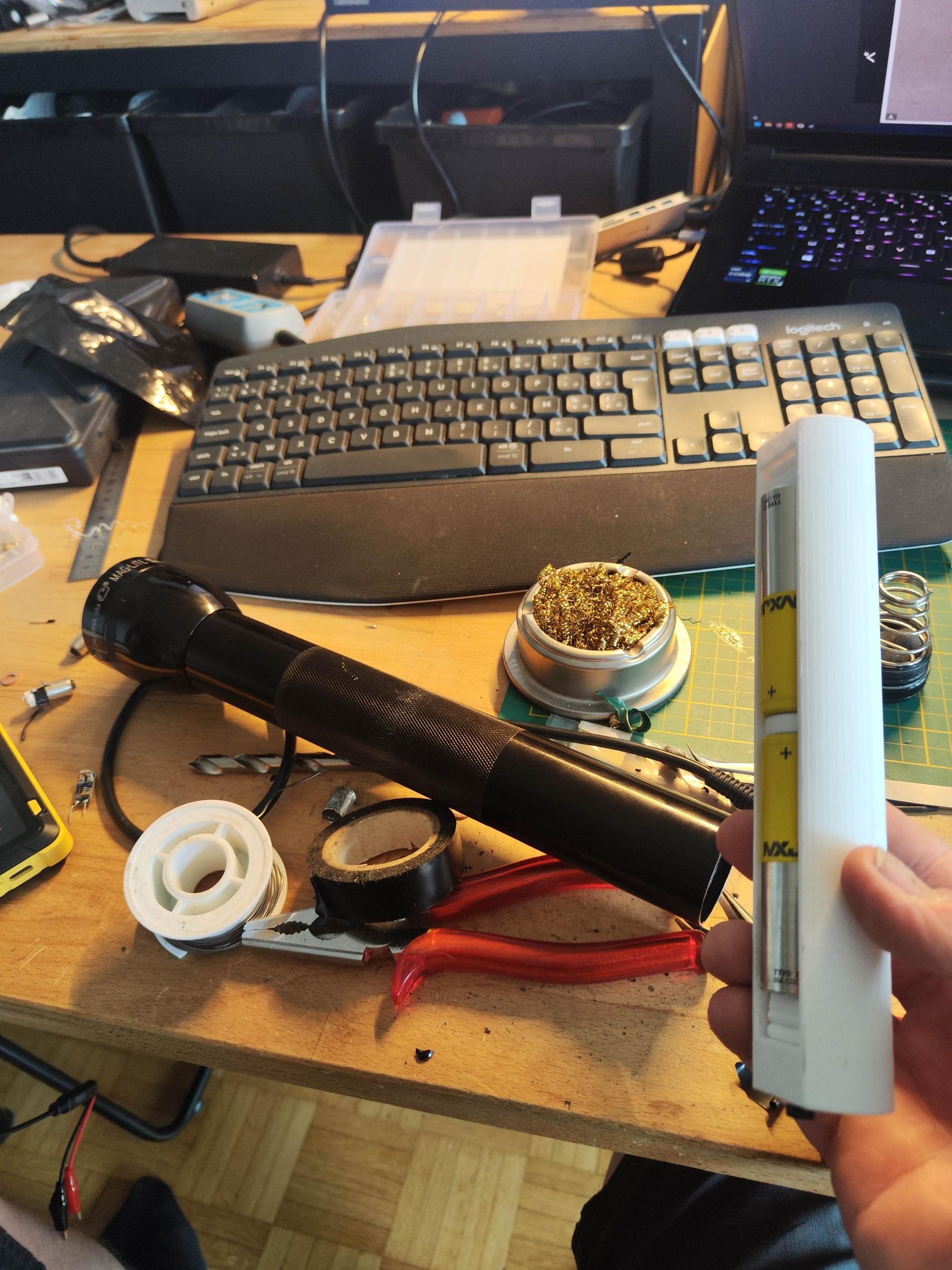 Yet Another DIY Maglite USB Rechargeable 18650 Cells for 3xD Replacement. : 4 Steps (with ...