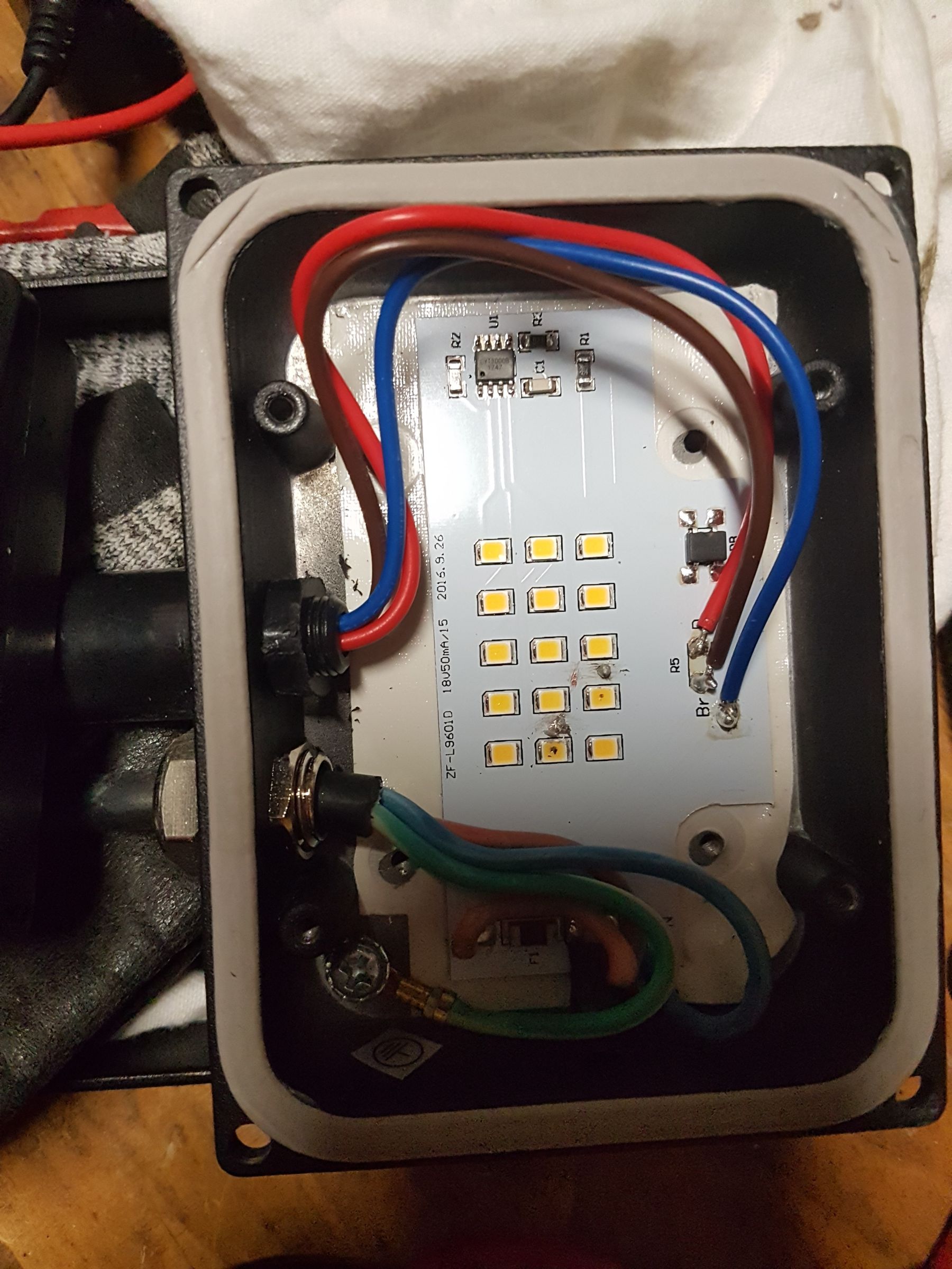 How to Repair a Burned LED Floodlight : 6 Steps - Instructables