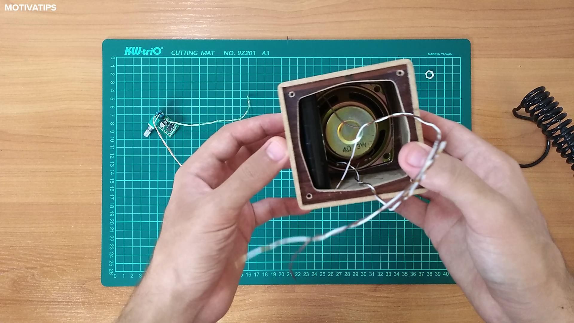 DIY Bluetooth Speaker (how-to) : 4 Steps (with Pictures) - Instructables