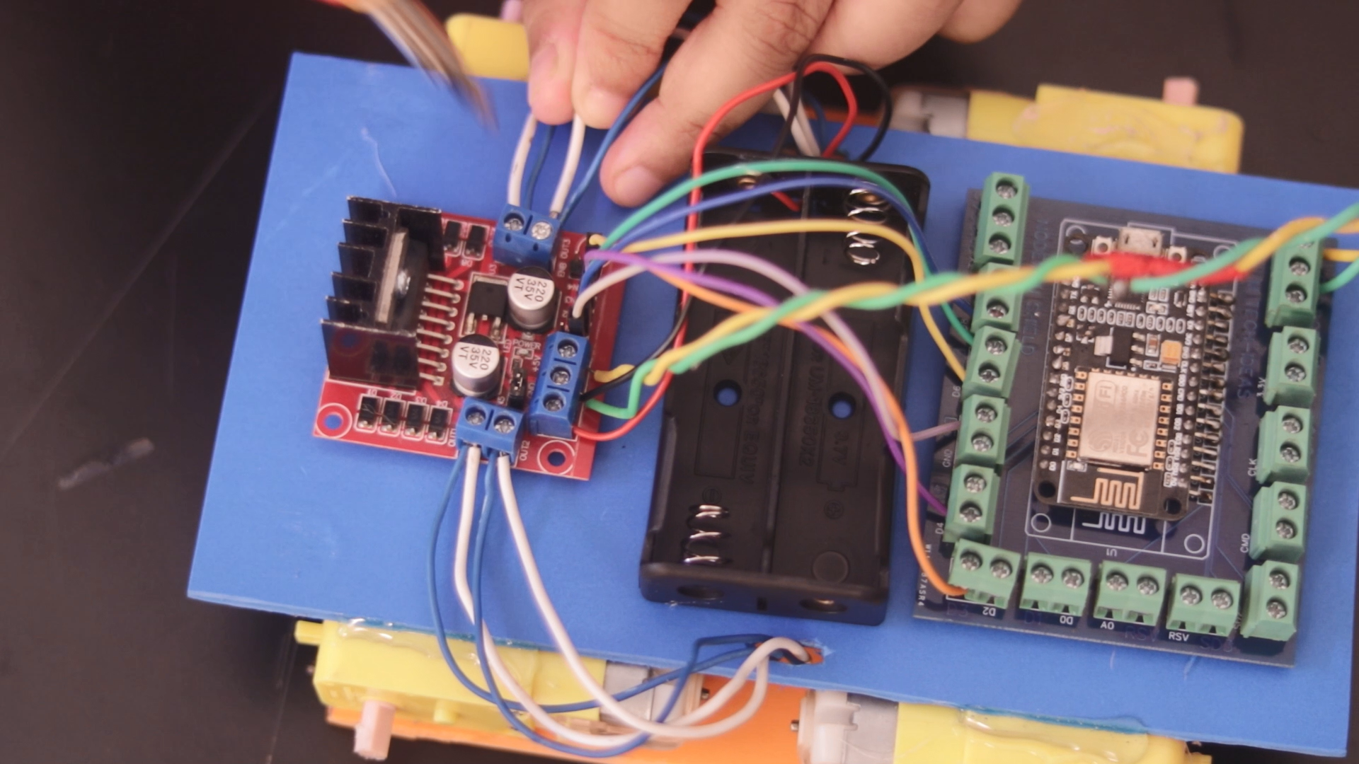 Wifi Controlled SUMO BOT : 8 Steps - Instructables