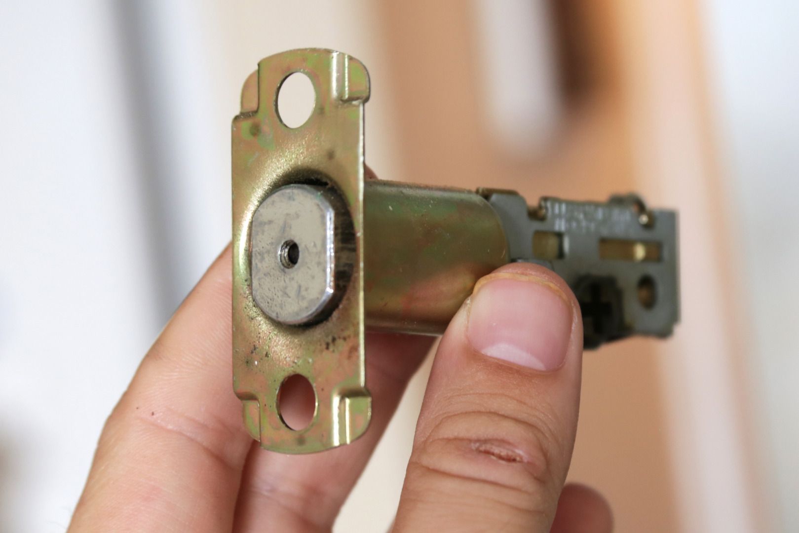 How to Change a Lock : 6 Steps (with Pictures) - Instructables