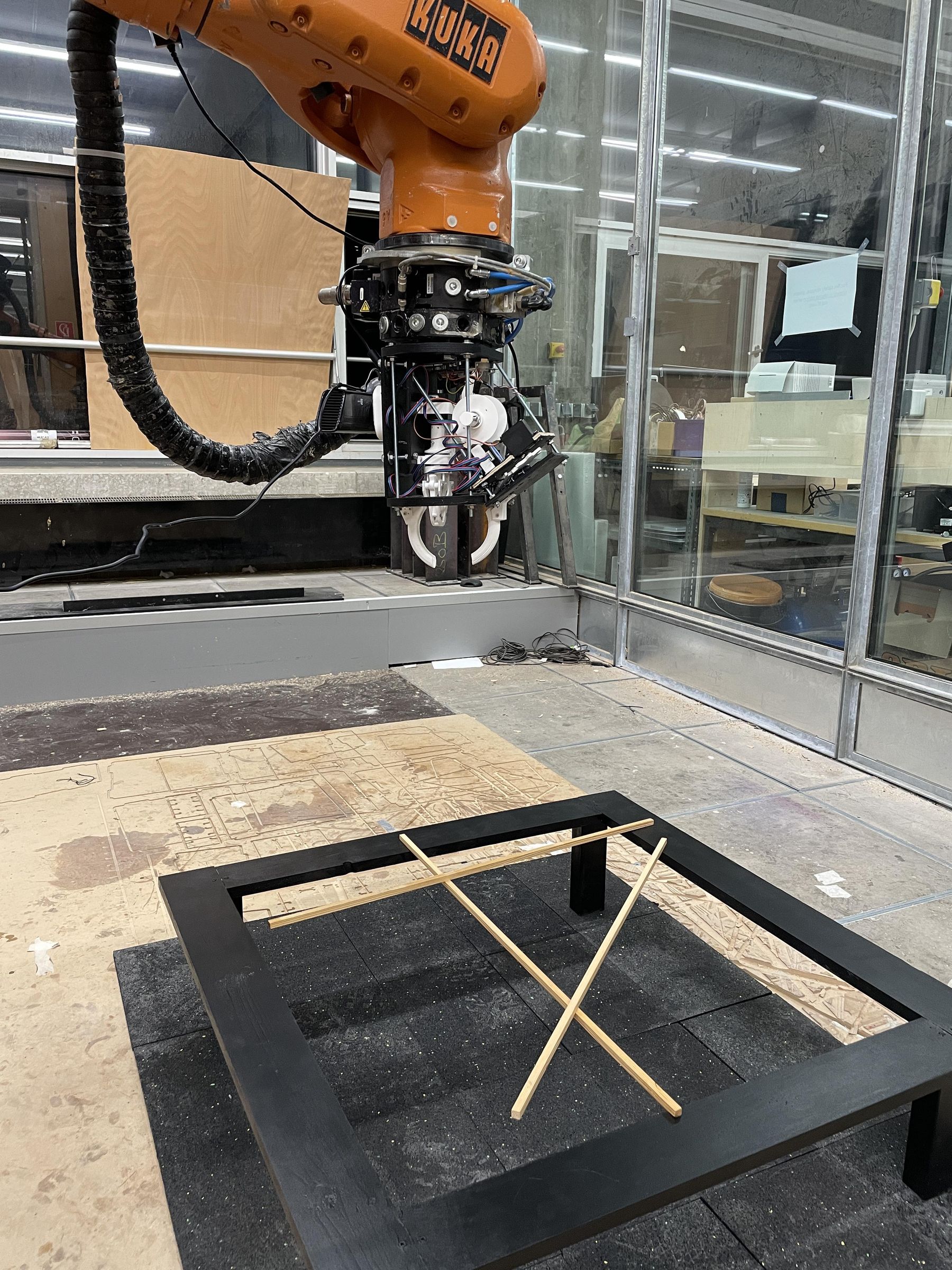 Material Manipulation Machine | TiedUp | End-Effector for Interactive ...