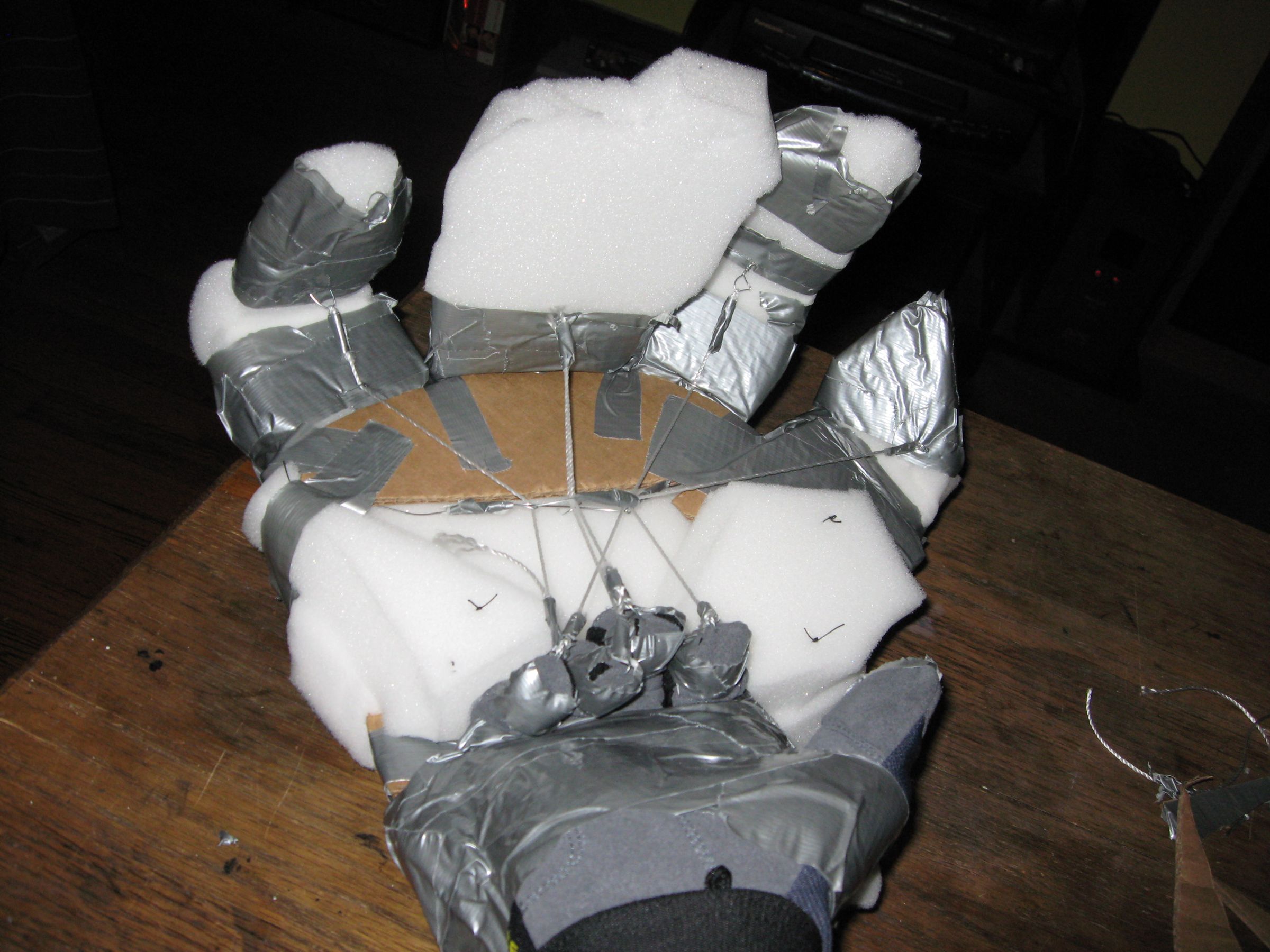 Giant Monster Hands (now With Action Video!) : 9 Steps - Instructables
