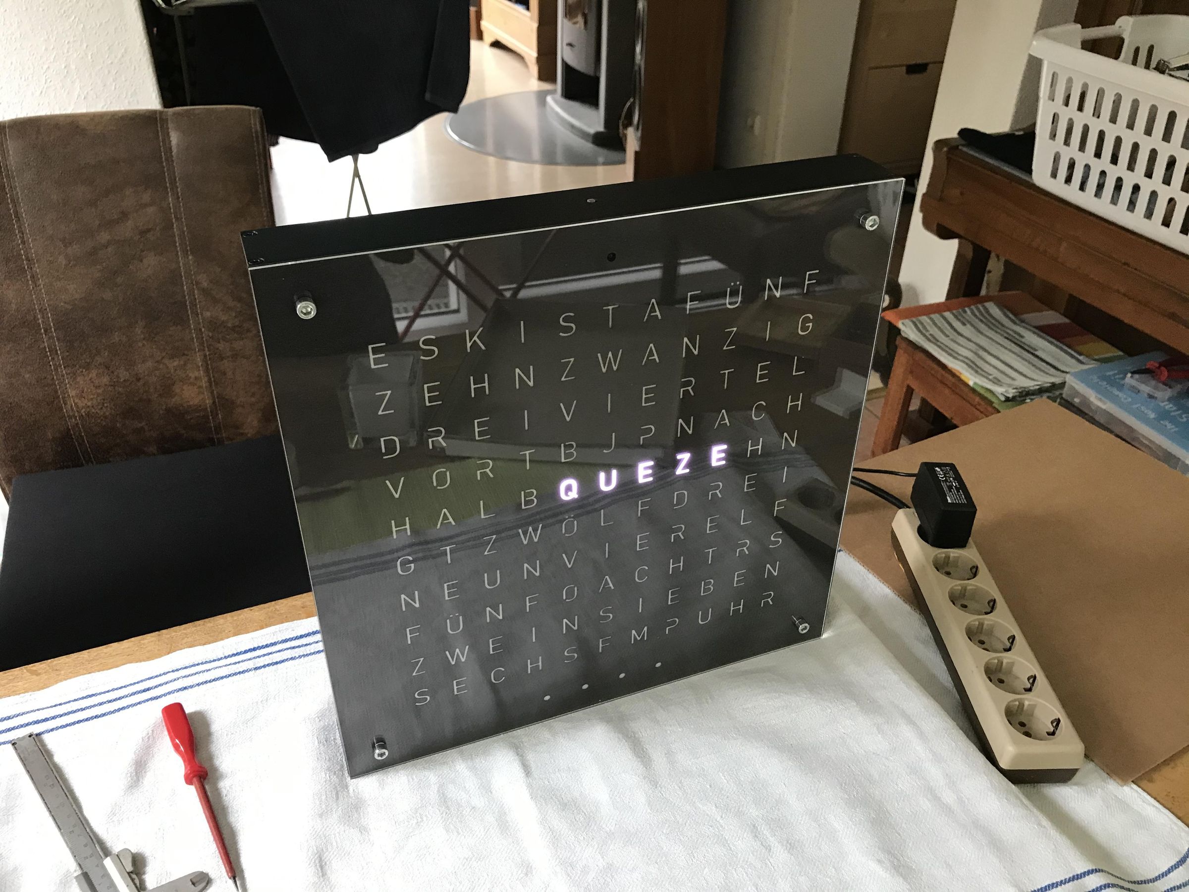 Word Clock (German Layout) : 8 Steps - Instructables