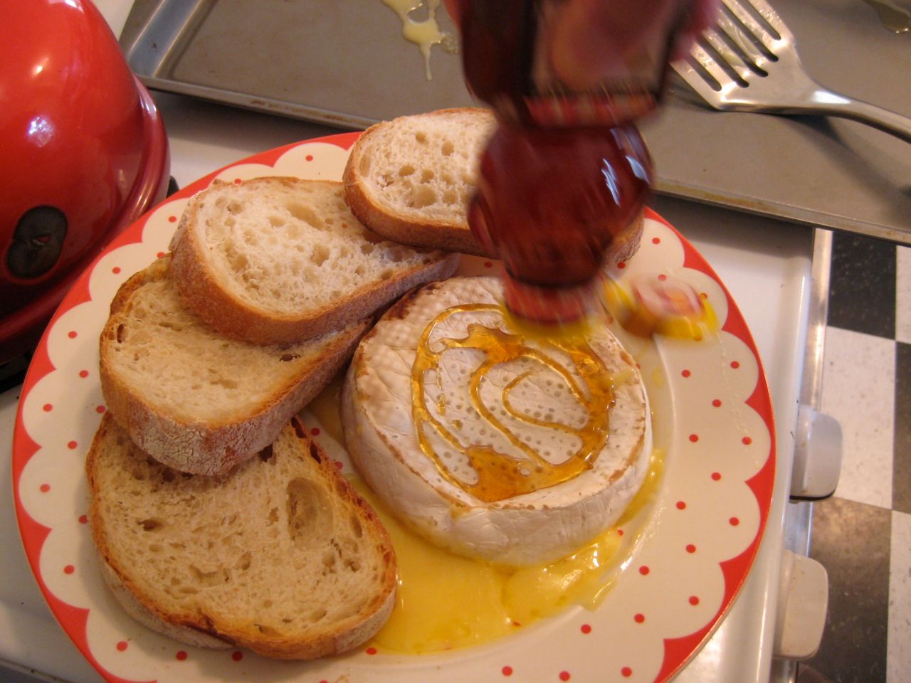 Baked Brie : 6 Steps (with Pictures) - Instructables