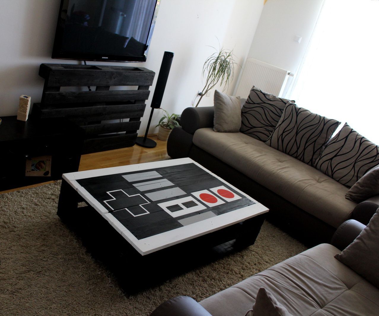 Nintendo NES Pallet Table : 3 Steps (with Pictures) - Instructables