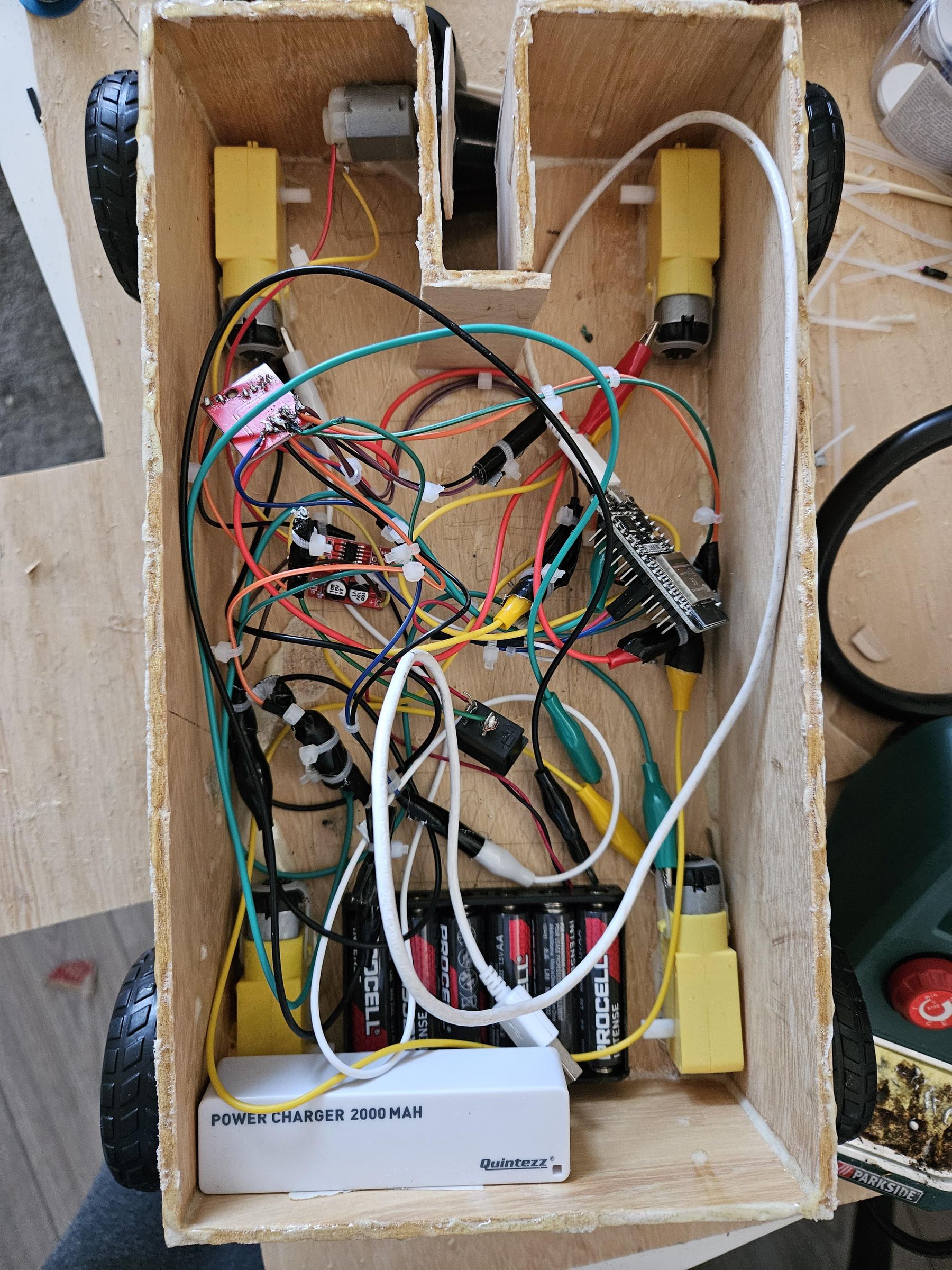 Boxxer the Battle Bot. (Esp32) : 9 Steps - Instructables